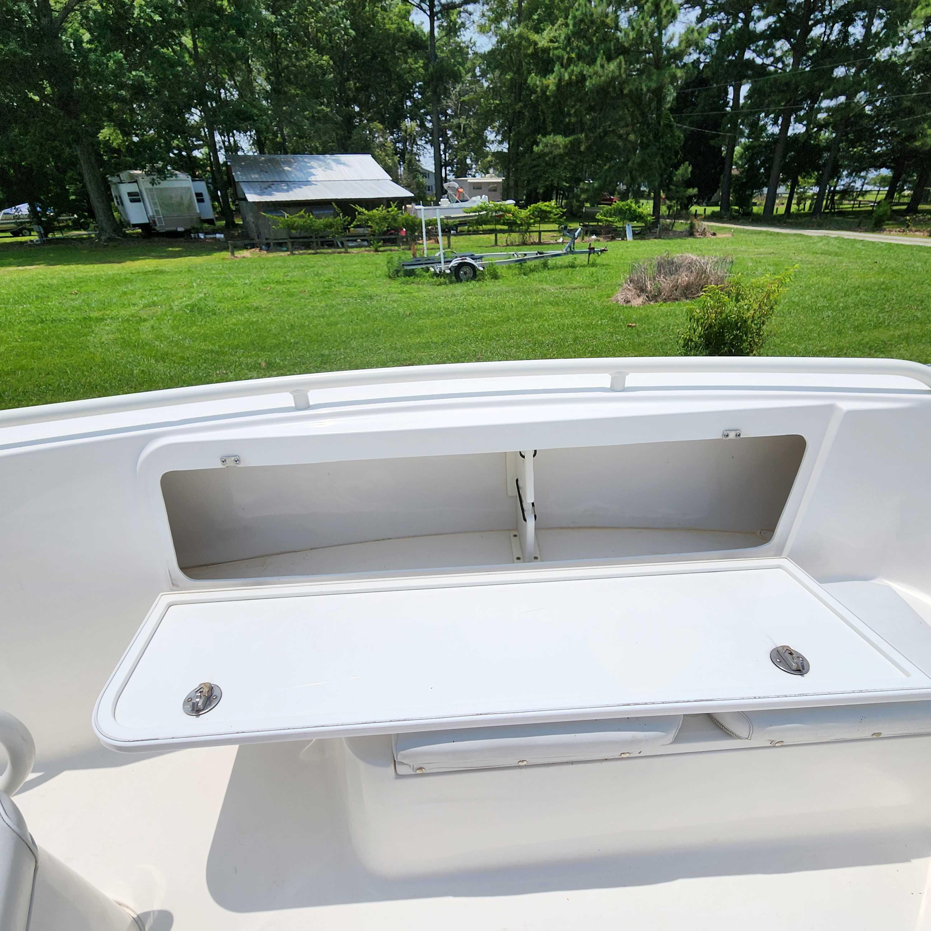 2007 Everglades 260 CC | Yachts360