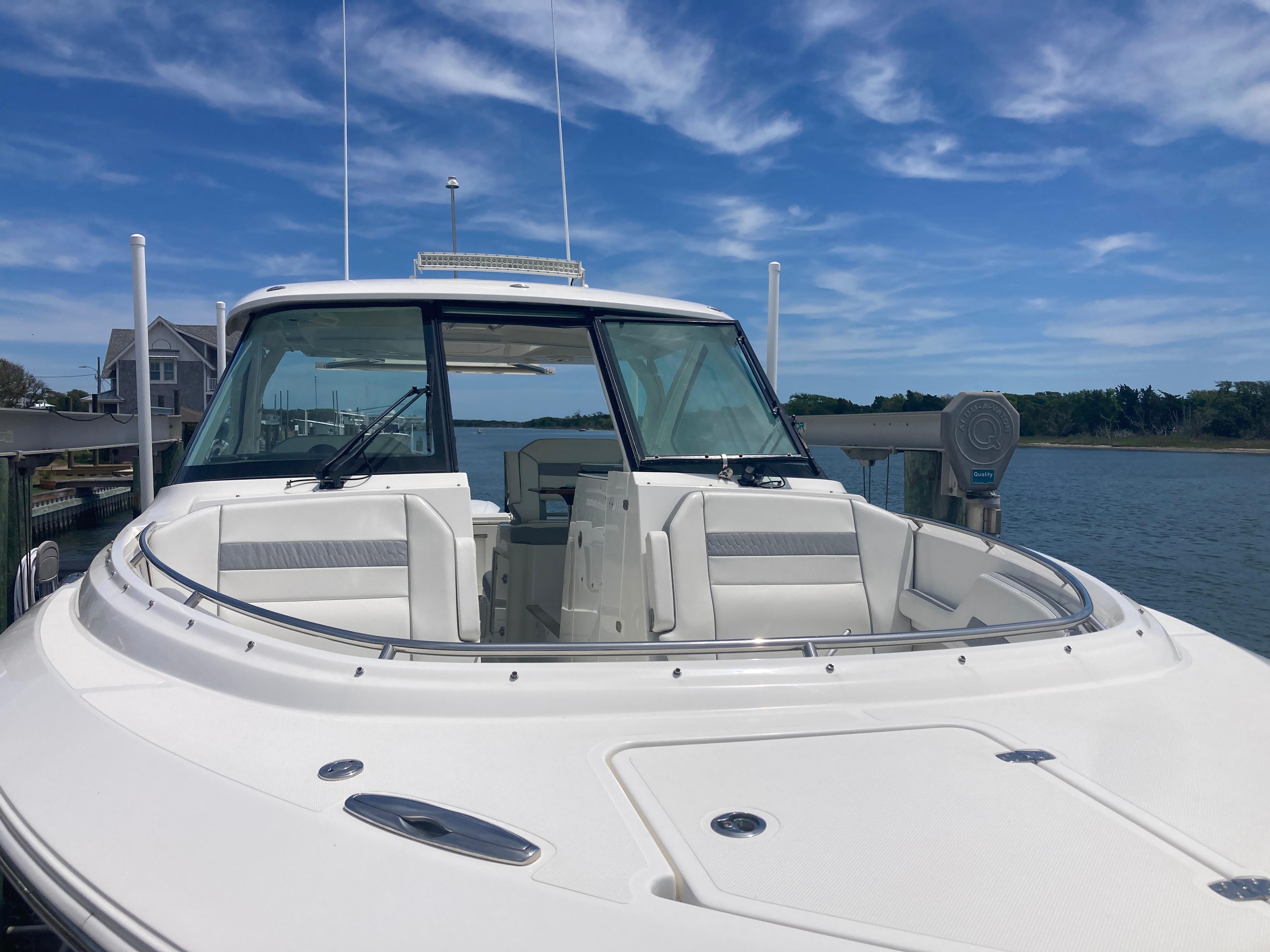 Yacht for Sale | 32 Pursuit Yachts Beaufort, NC | Denison Yacht Sales