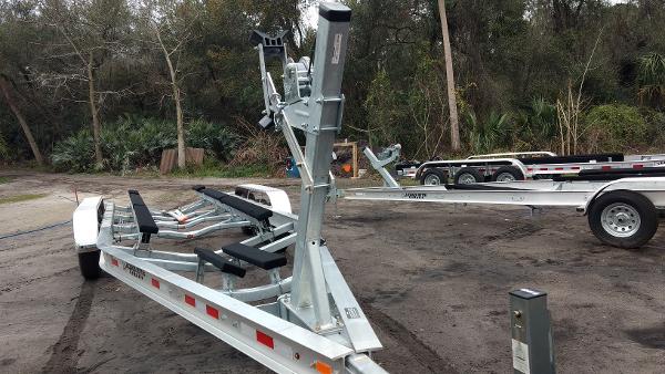 New 2025 LOAD RITE TRAILERS LR-AB32R10400102TB3 Aluminum Triple Torsion ...