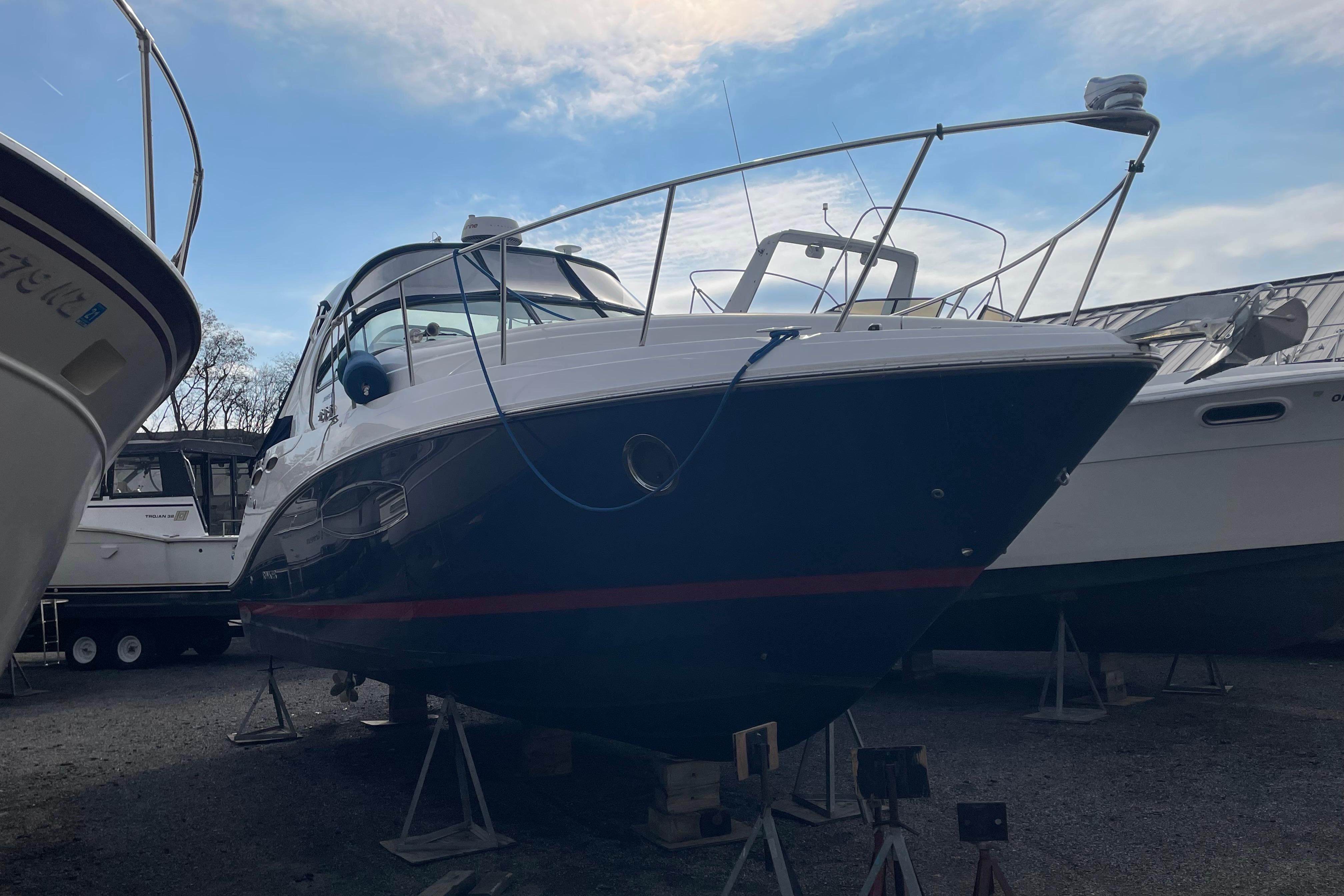 2019 Rinker EX 370 - Florida Yachts International