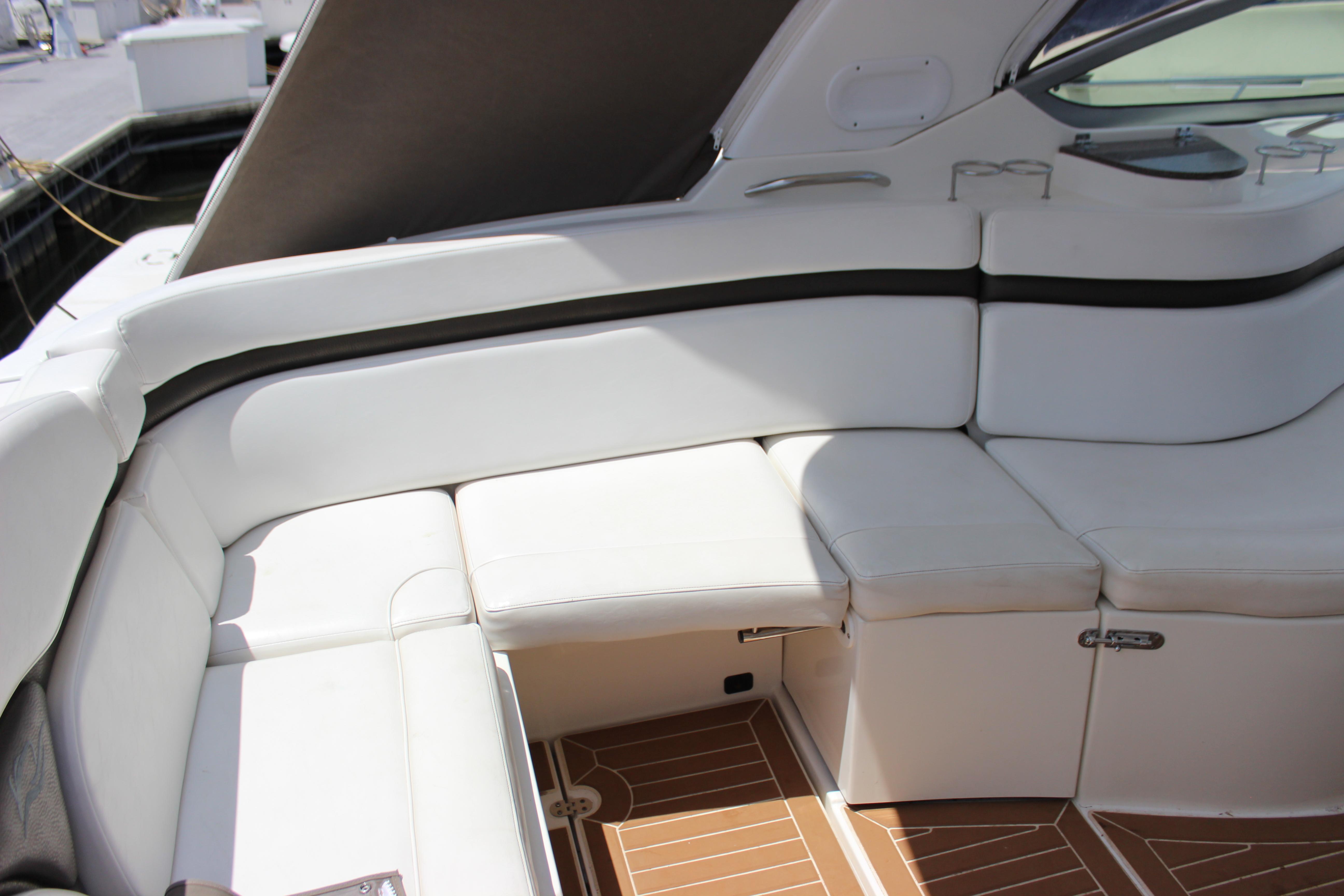 2013 Rinker 31 | Dominion Yachts
