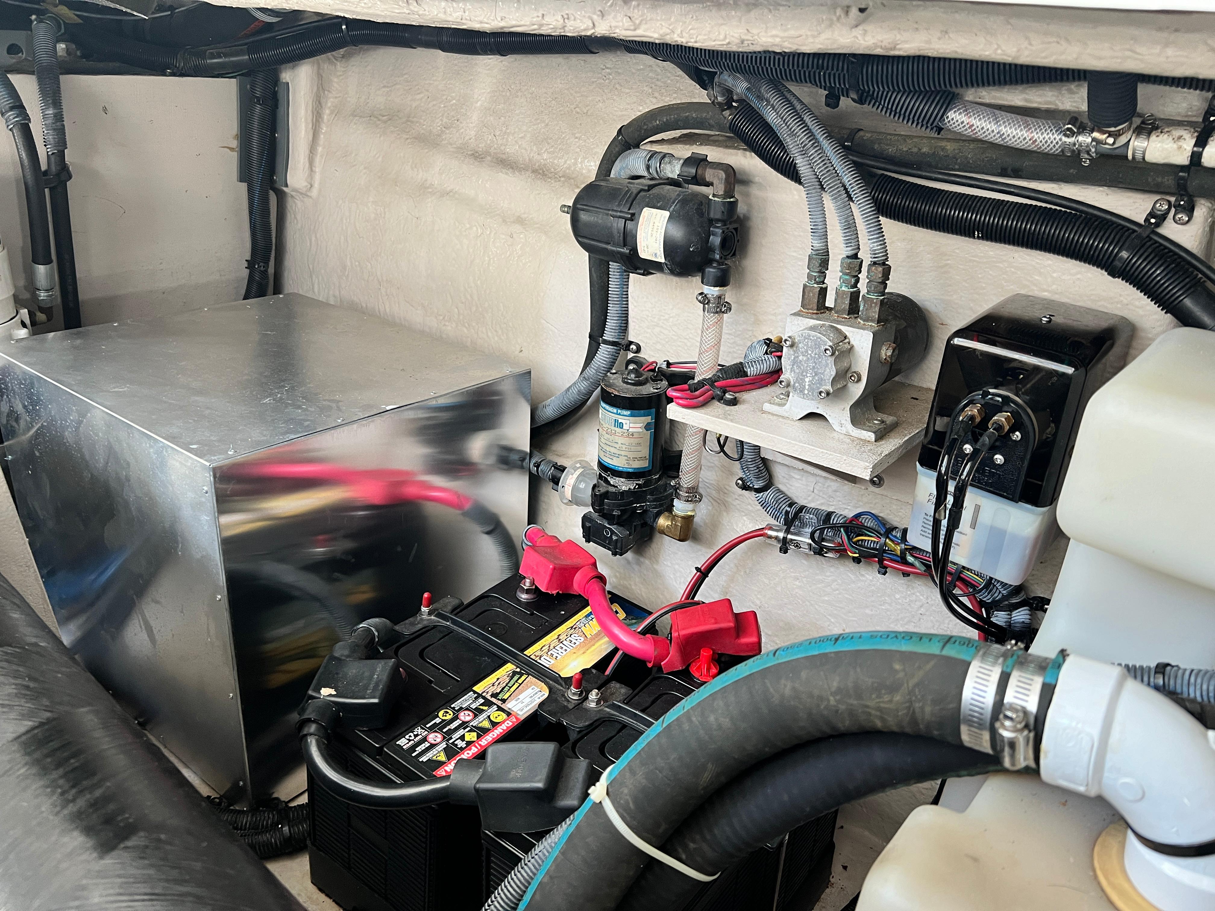 2004 Sea Ray 420 Sundancer REBEL YELL - South Jersey Yacht Sales