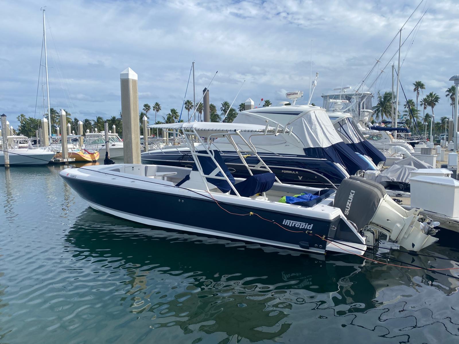 2000 Intrepid 322 Cuddy - South Jersey Yacht Sales