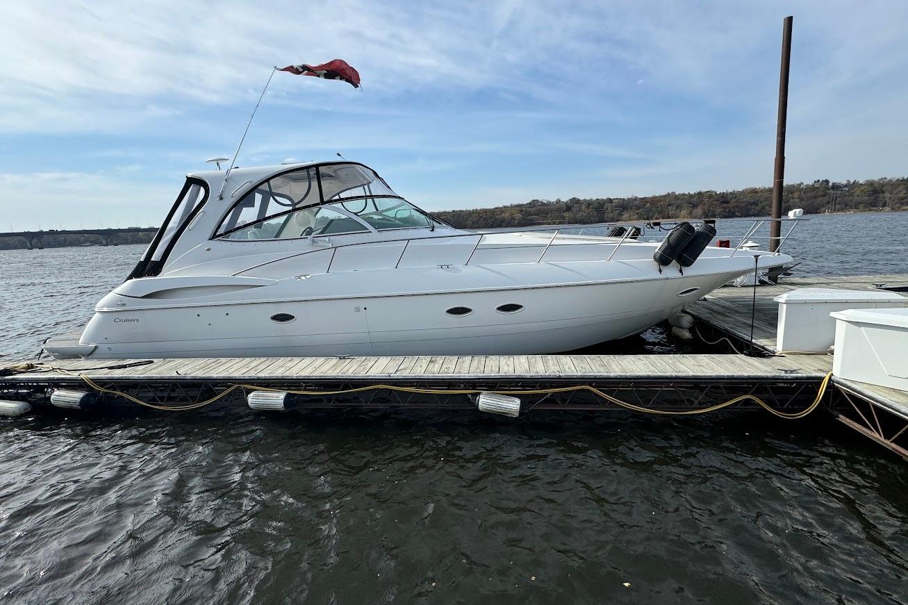 2003 Cruisers Yachts 4370 Express Seeking Sara - Florida Yachts ...