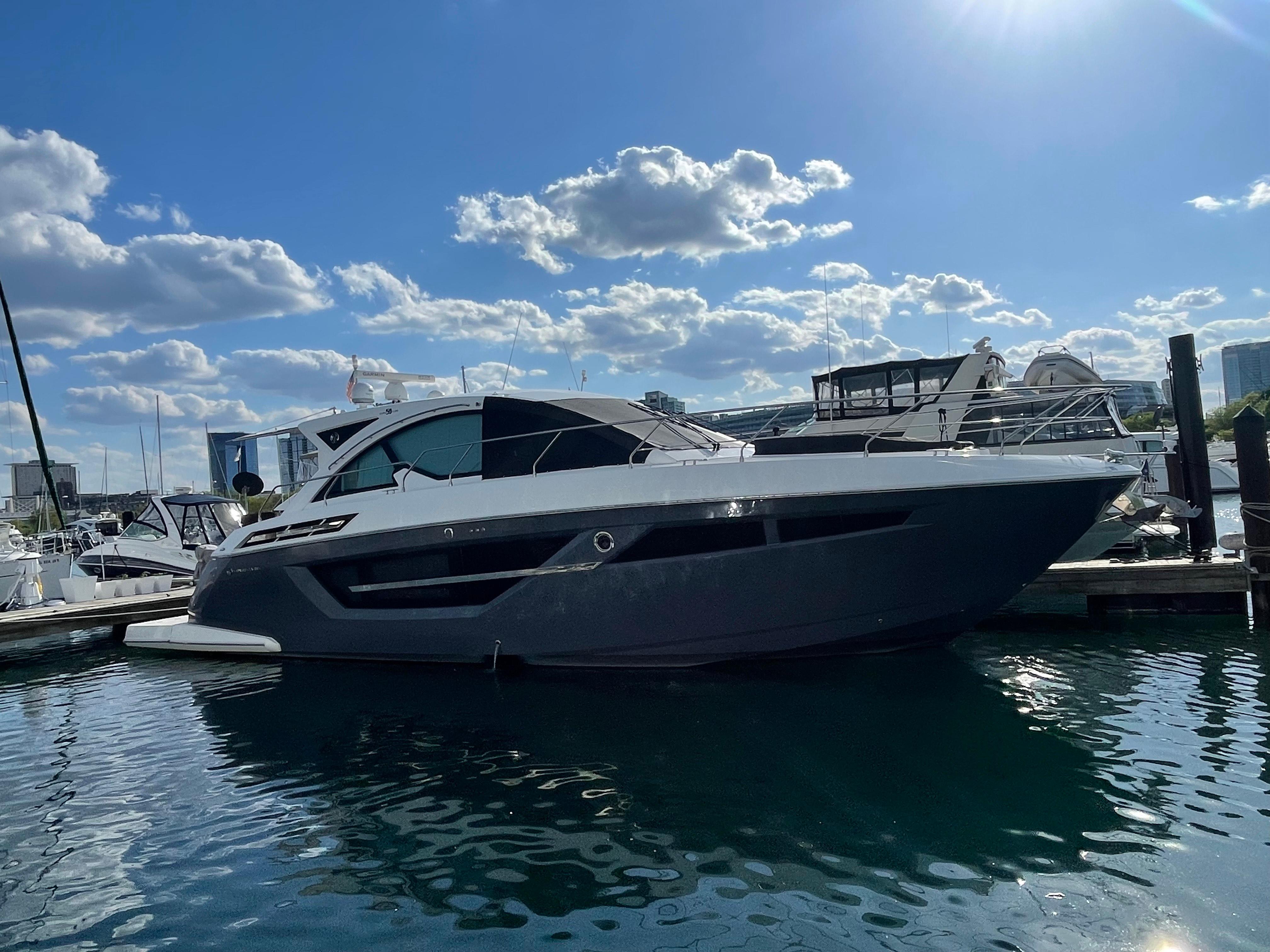 2018 Cruisers Yachts 50 Cantius