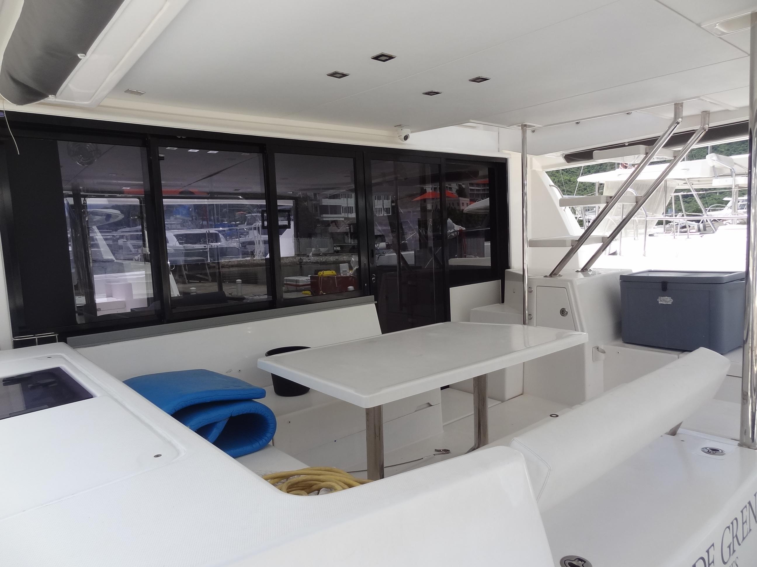 Leopard 43 Powercat Power Catamaran for sale | The Moorings Yacht Brokerage