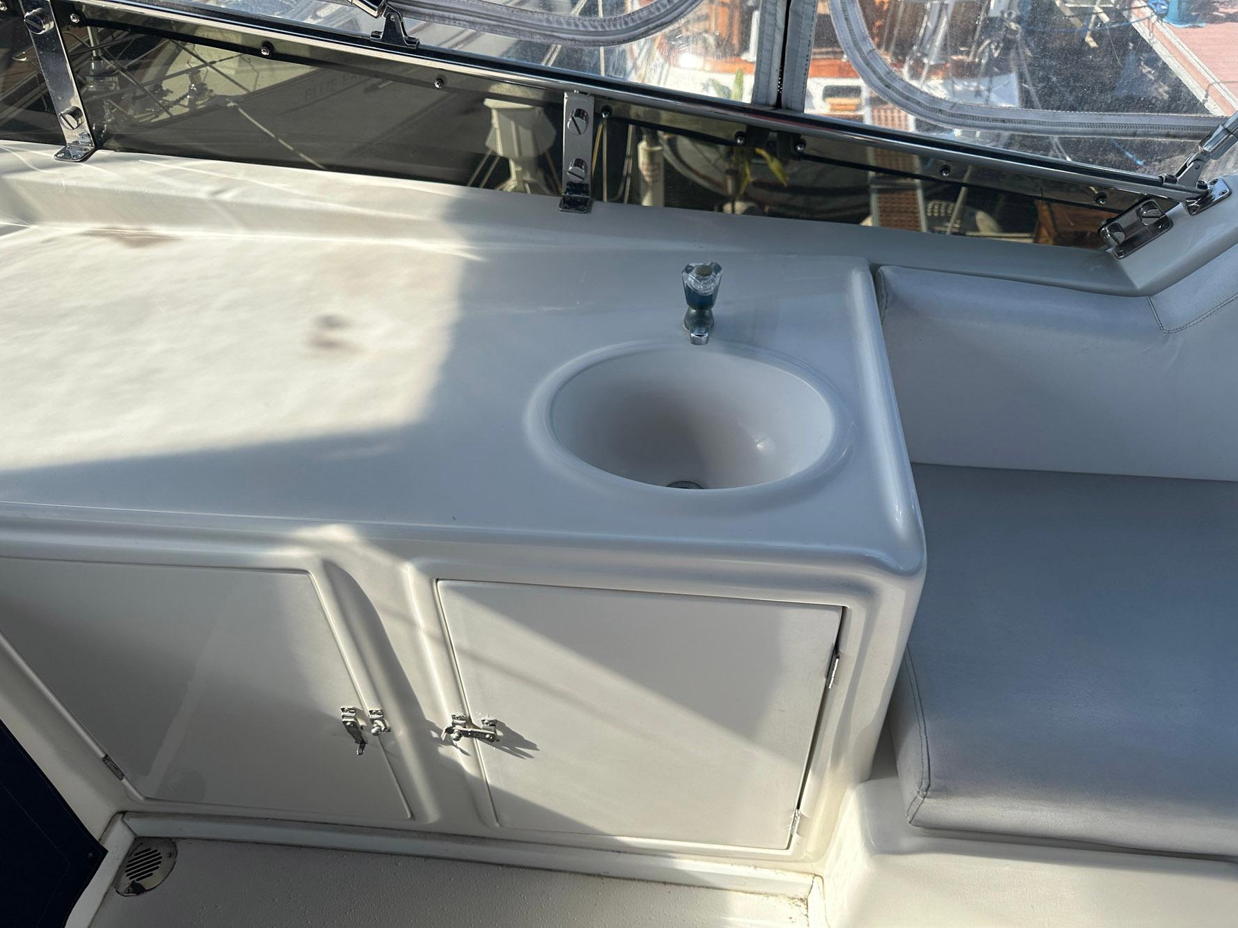 Hummingbird Yacht for Sale | 48 Jefferson Yachts Stuart, FL | Denison ...