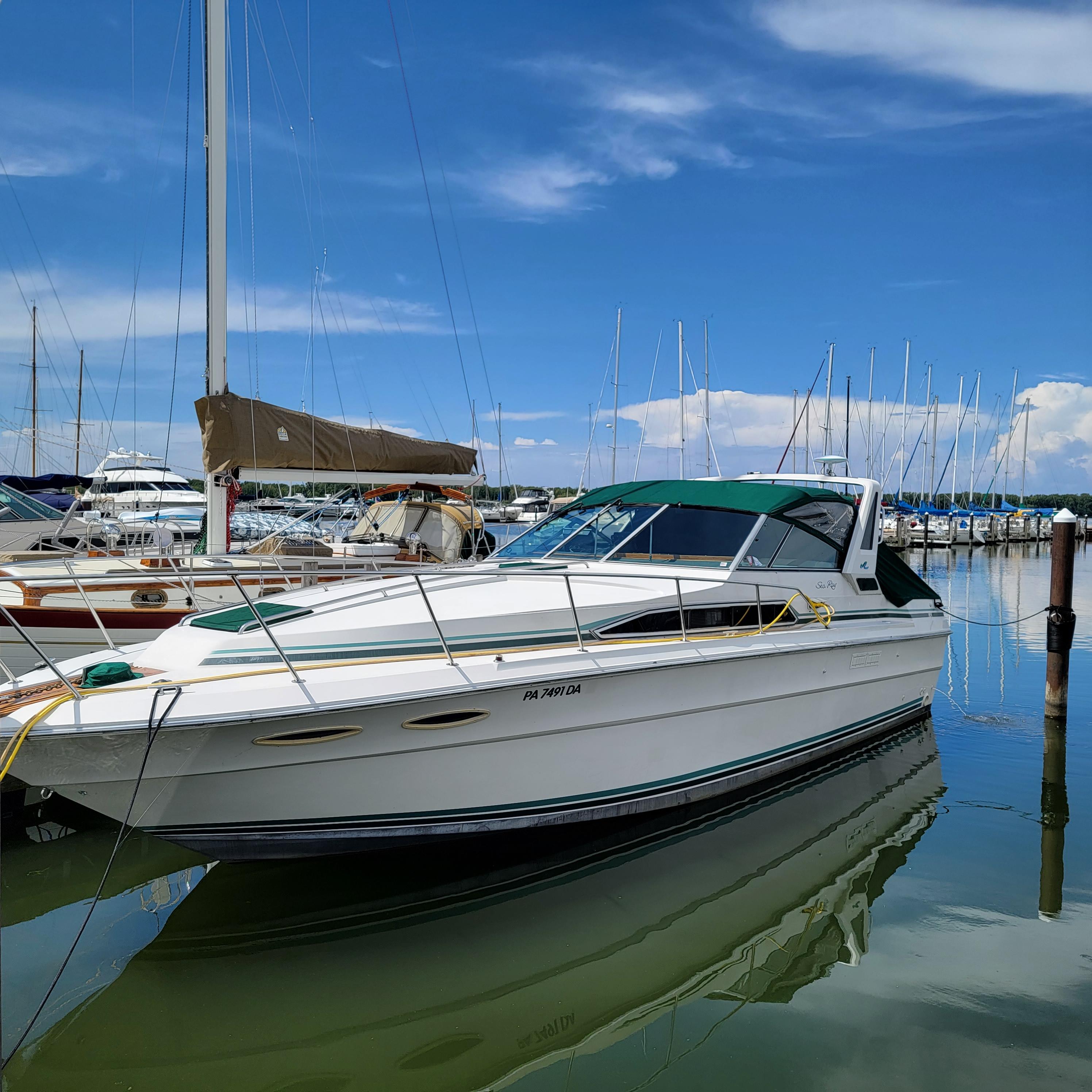 1988 Sea Ray 340 Express Cruiser | Yachts360