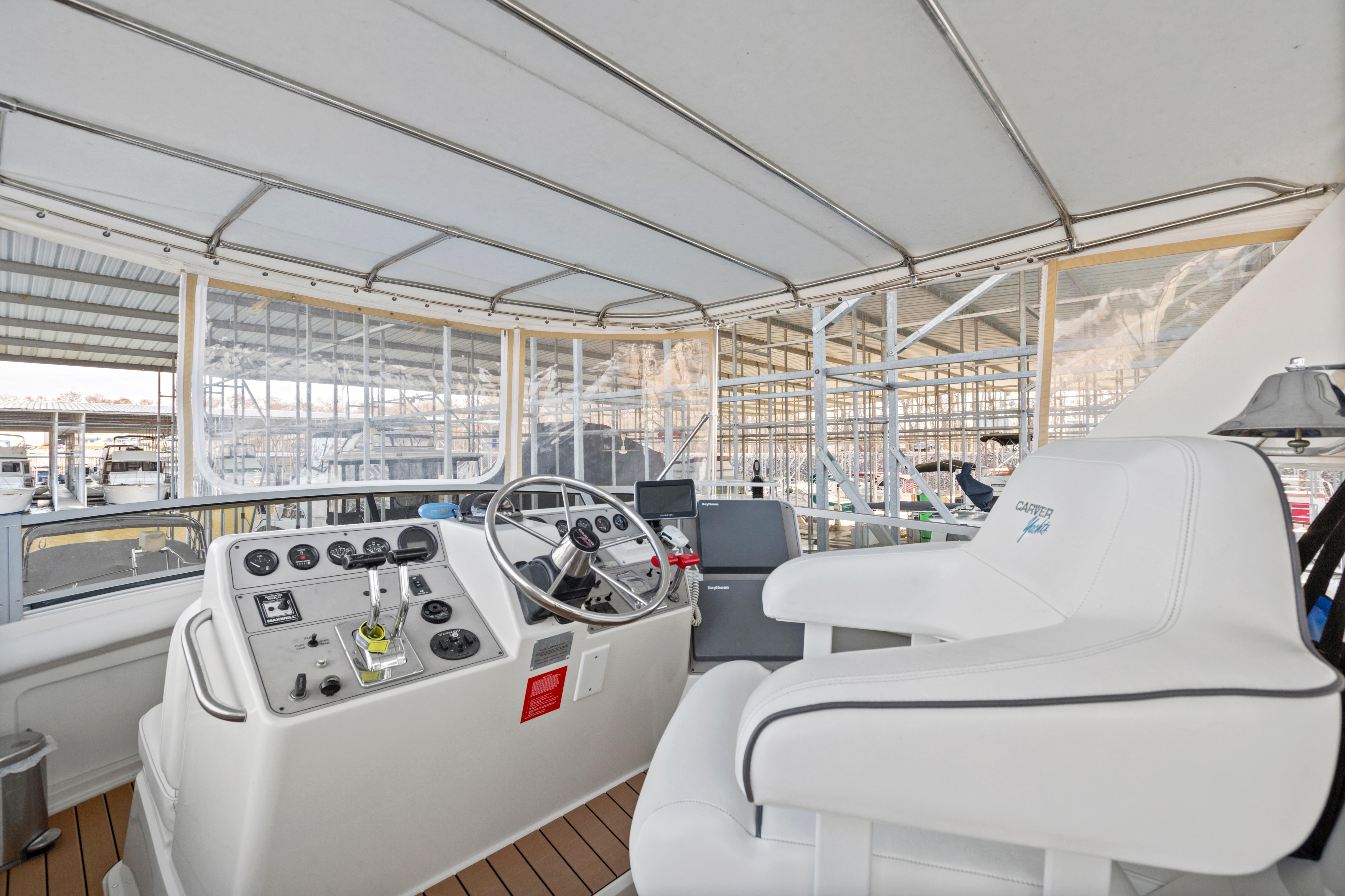 1996 47 Carver 440 Aft Cabin Motor Yacht Boats for Sale