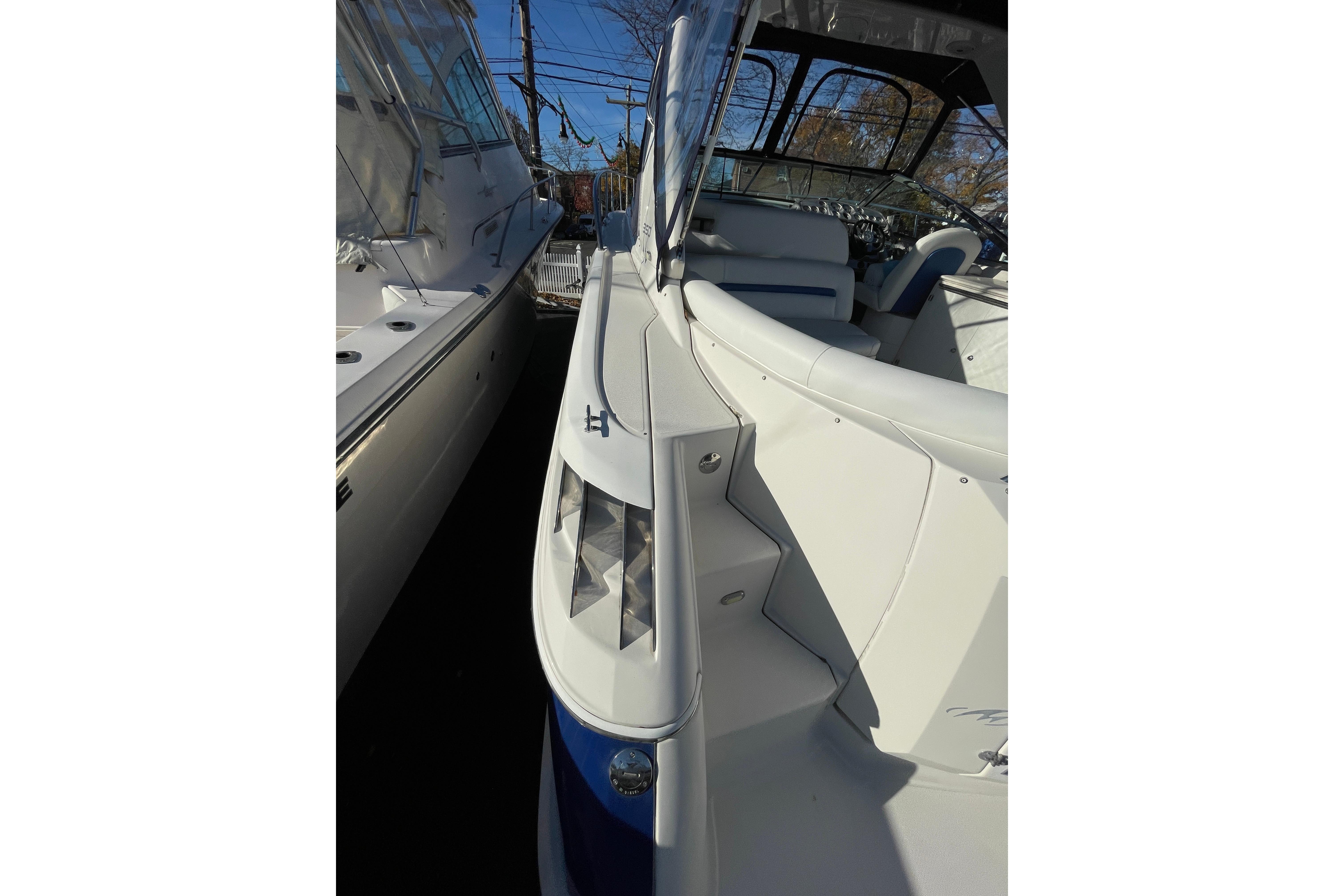 2006 Monterey 350 Sport Yacht - Florida Yachts International