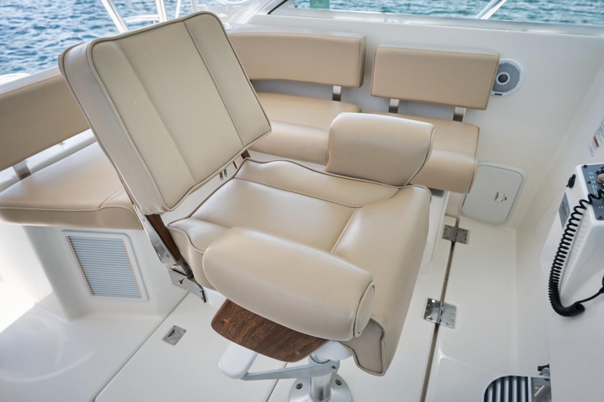 Fish Tank Yacht for Sale | 38 Rampage Yachts Lighthouse Point, FL ...