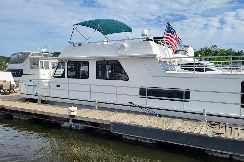1996 Gibson 50 Cabin Yacht Iuka, Mississippi - Pickwick Yacht Brokers
