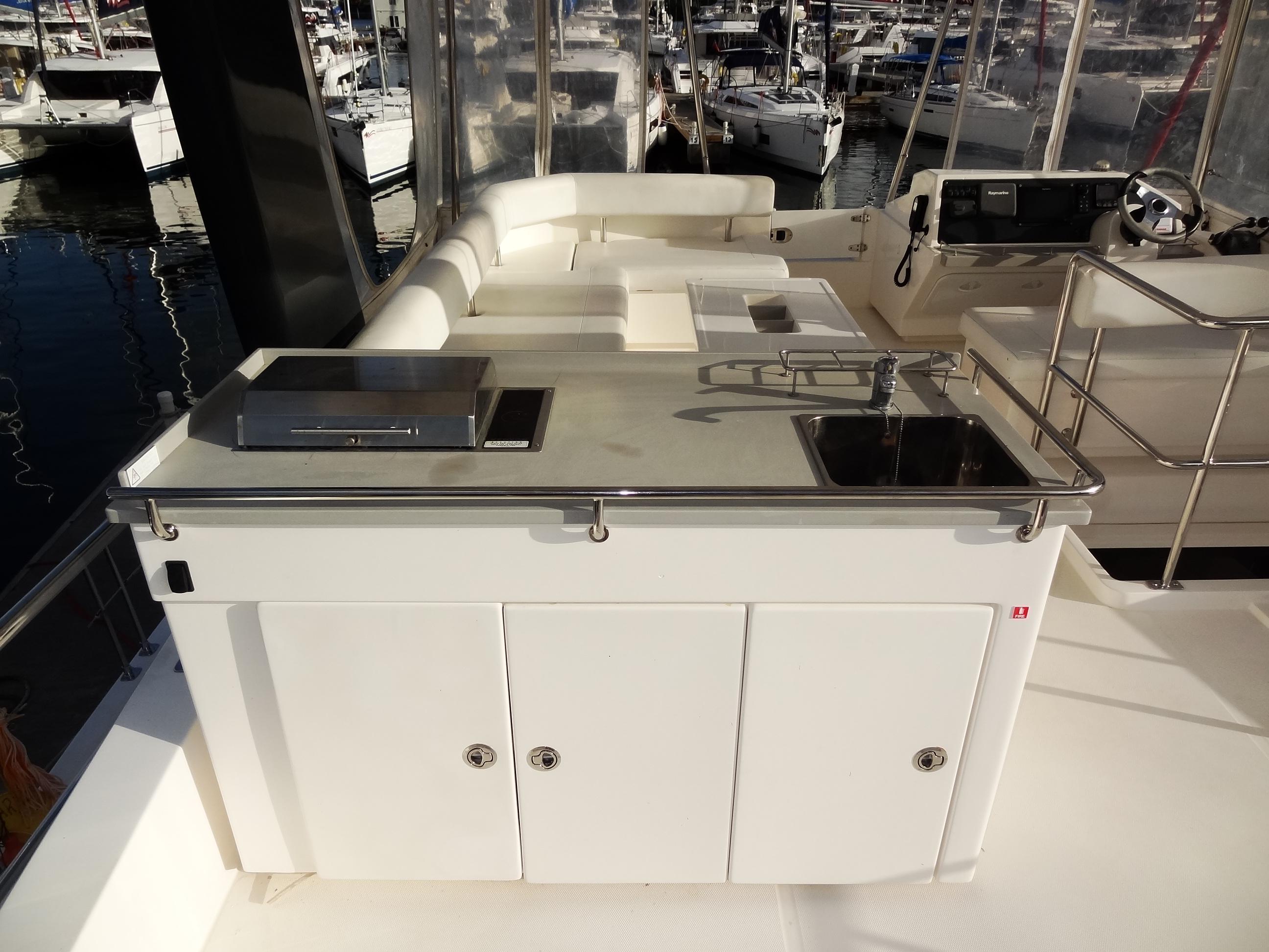 Leopard 43 Powercat Power Catamaran for sale | The Moorings Yacht Brokerage