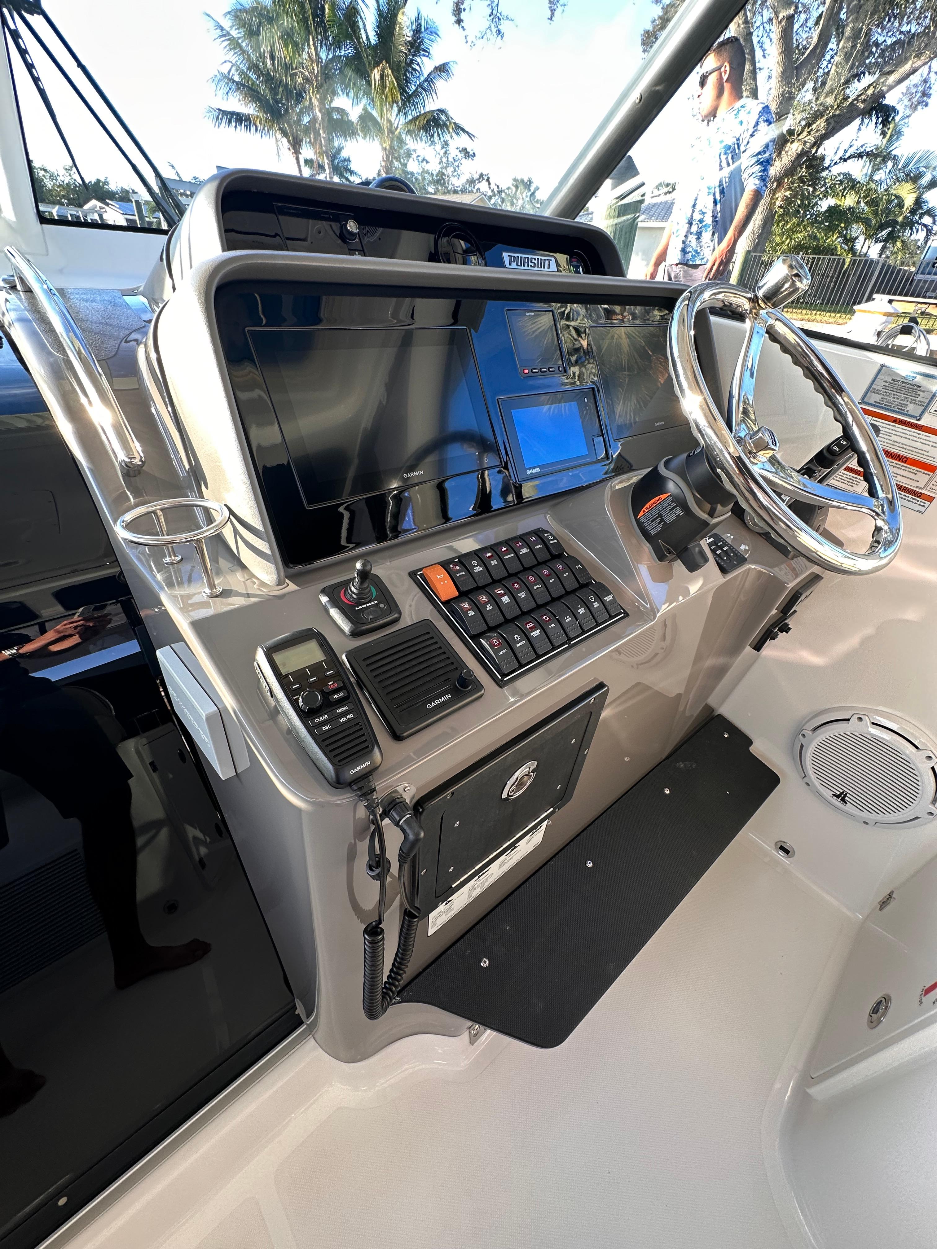 The Seaql Yacht for Sale | 38 Pursuit Yachts Saint Petersburg, FL ...