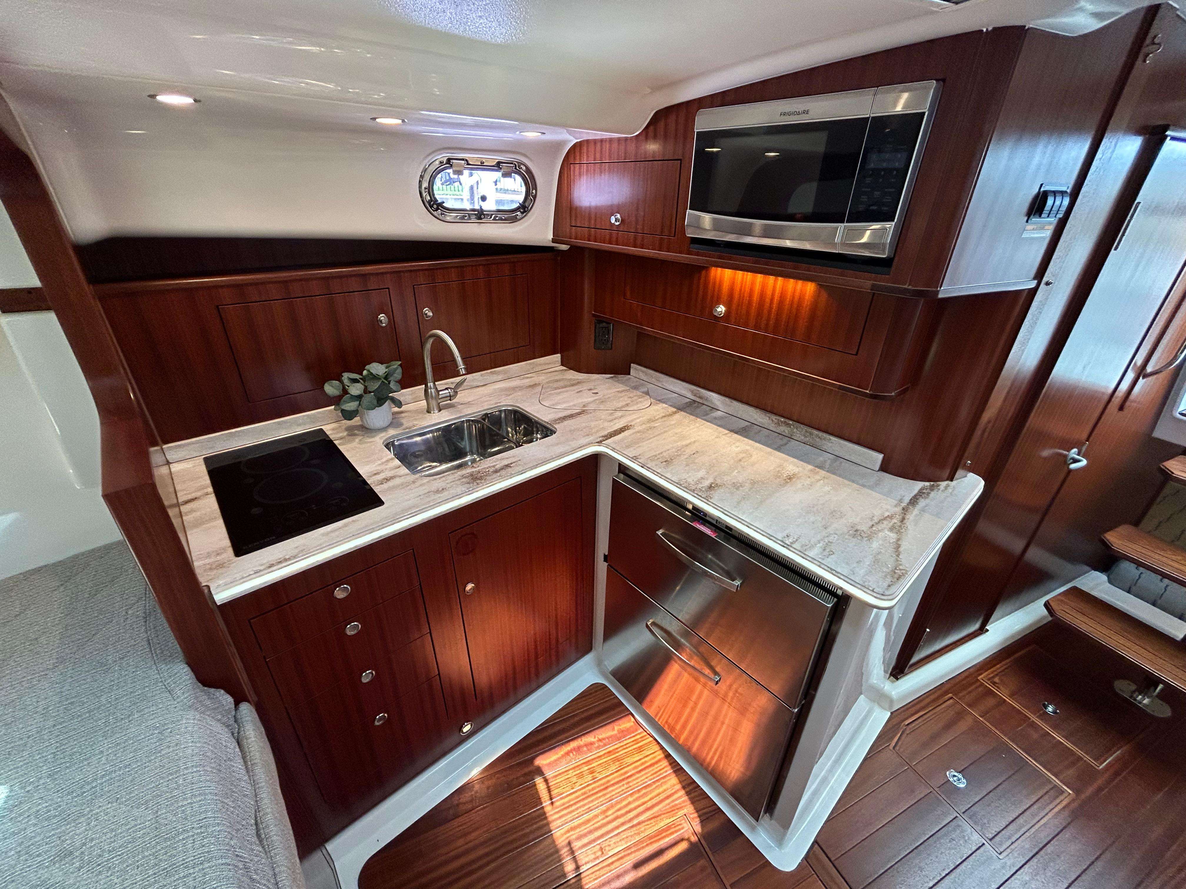 The Seaql Yacht for Sale | 38 Pursuit Yachts Saint Petersburg, FL ...