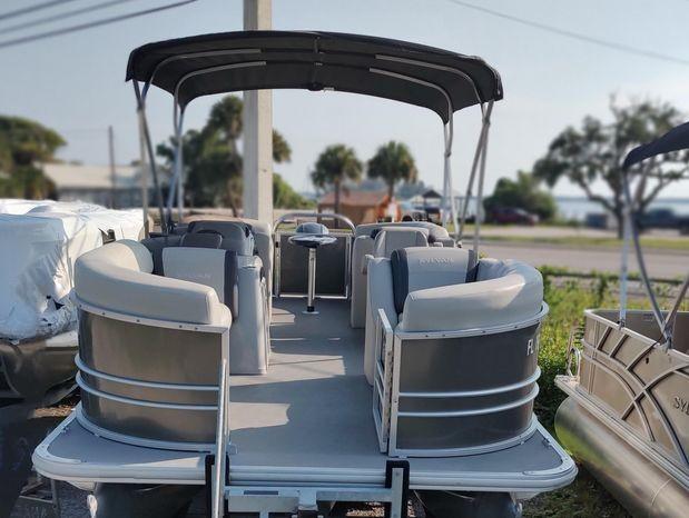 2025 Sylvan Mirage 822 LZ Grant, Florida - Salty Dog Marine Center