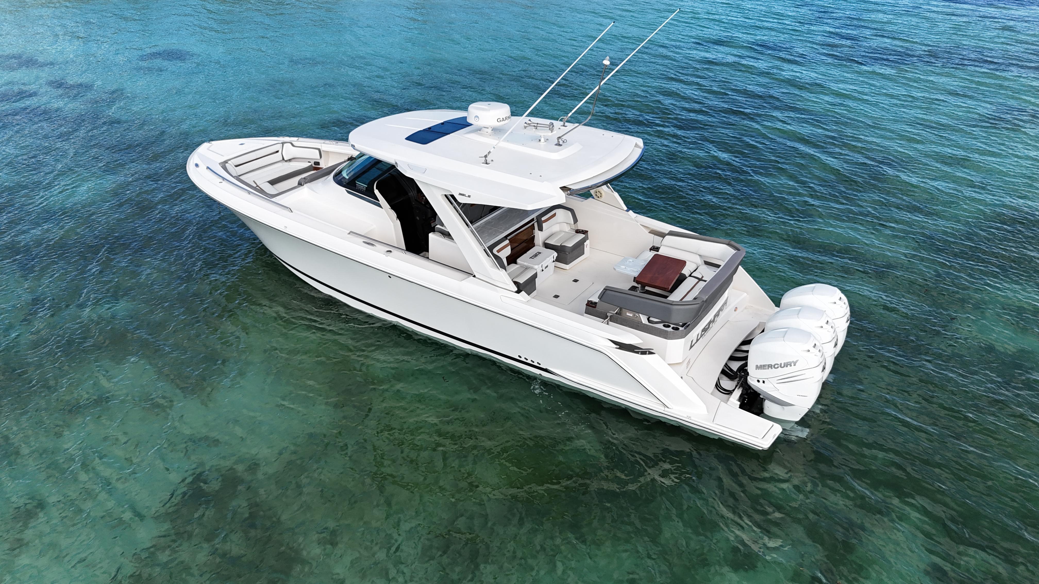 2020 Tiara Yachts 38 LS Fajardo - Wave Marine