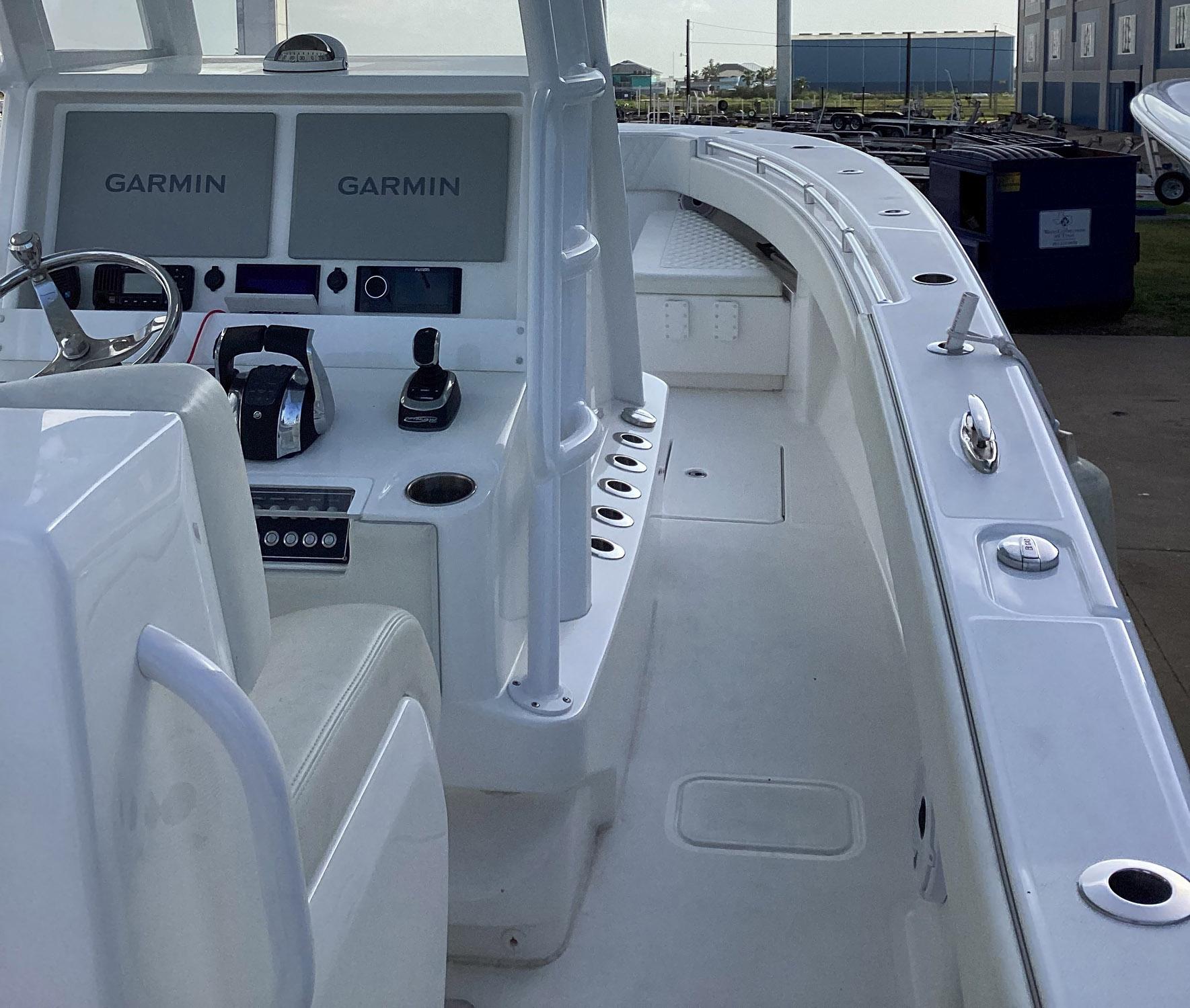 Floating Prime Yacht for Sale | 33 Invincible Yachts Freeport, TX ...