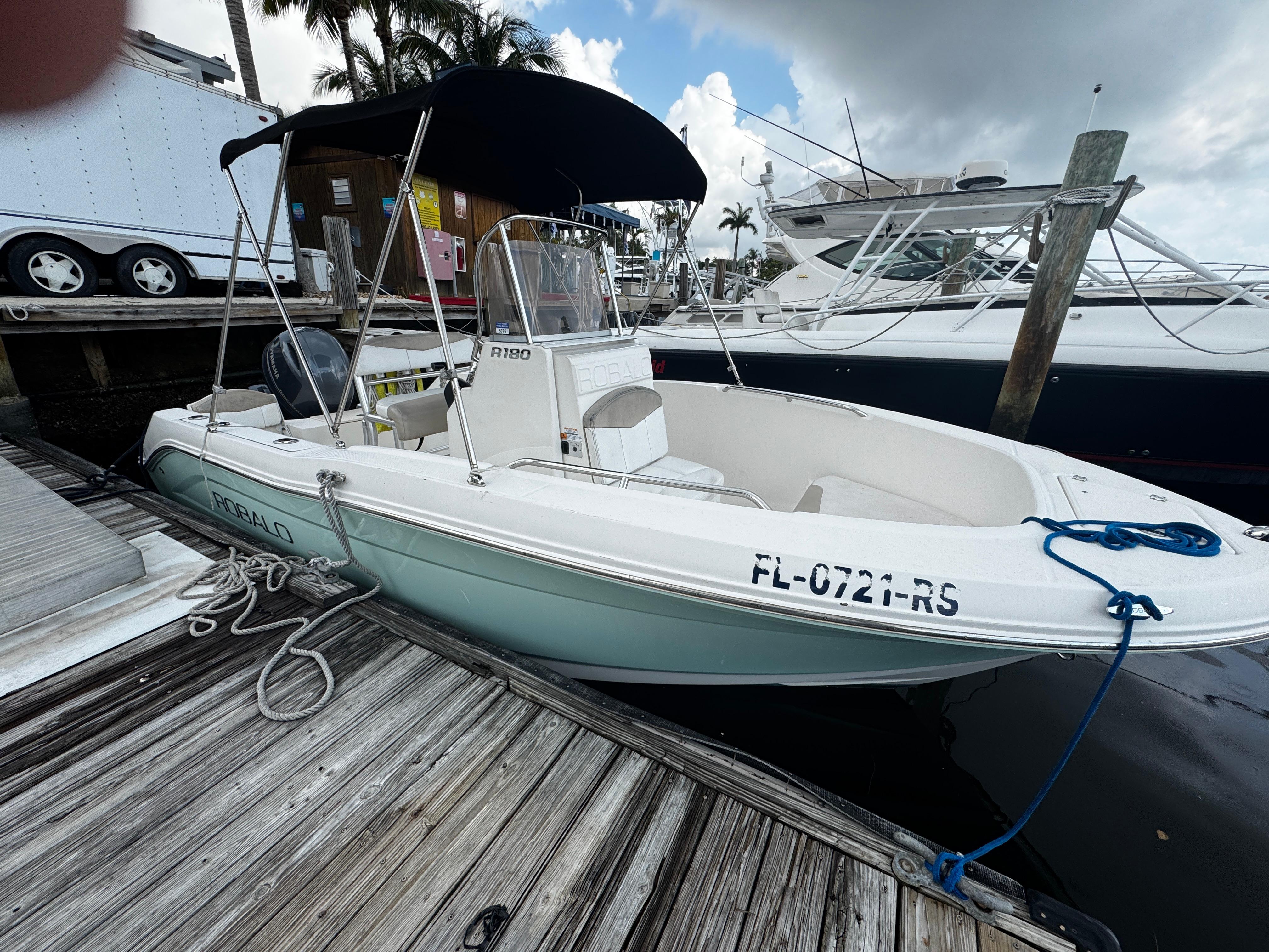 2018 Robalo R180 Center Console Pompano Beach, Florida - Complete Boat