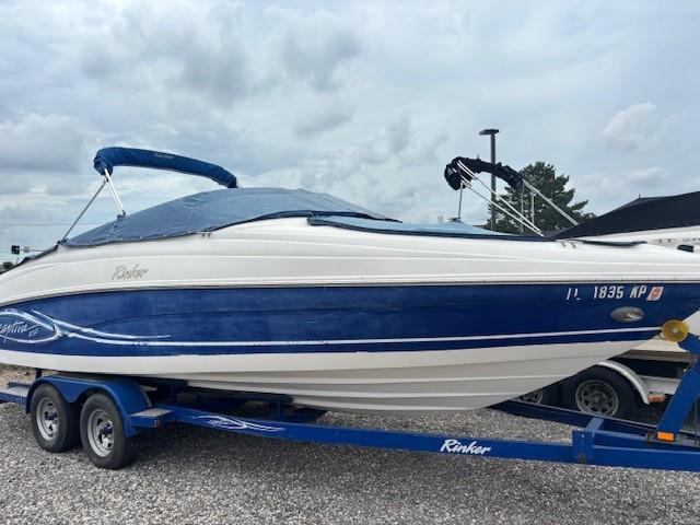 2006 Rinker 232 Captiva Bowrider Lakemoor, Illinois - Munson Ski and Marine