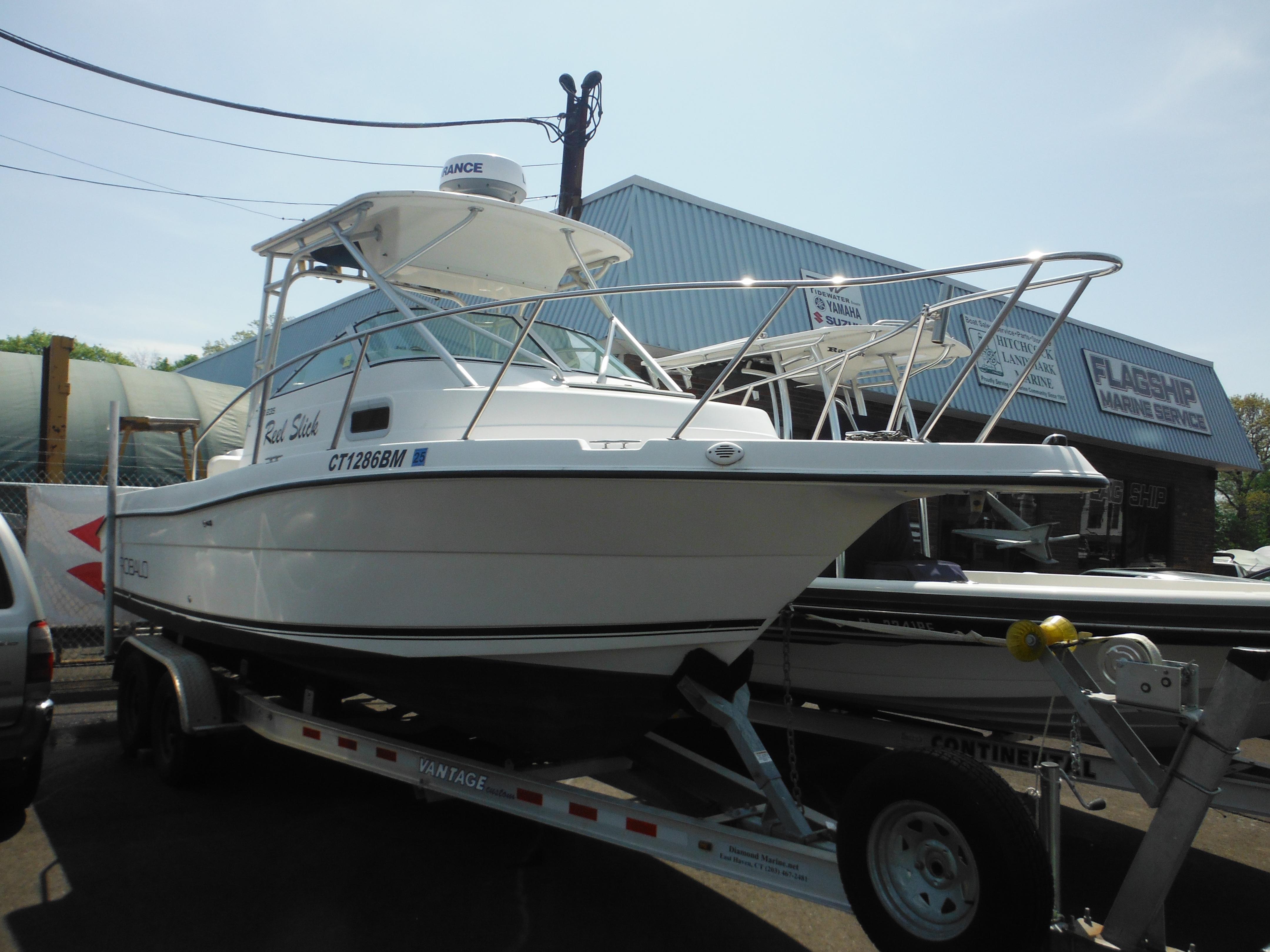 2002 Robalo R235 Walkaround Stratford, Connecticut - Hitchcock Marine