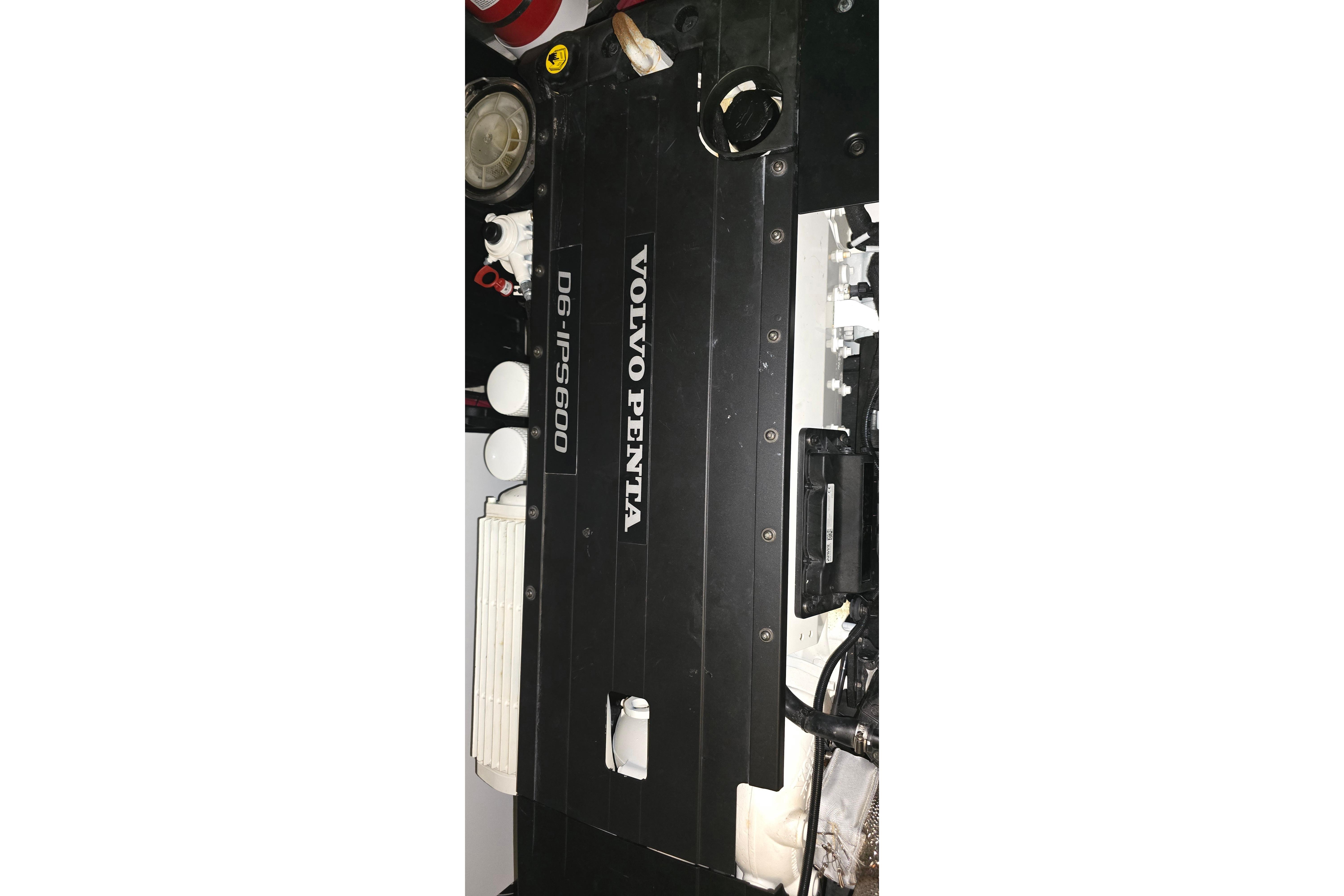 2024 Regal 42 Fly YOUR SO VEIN - South Jersey Yacht Sales