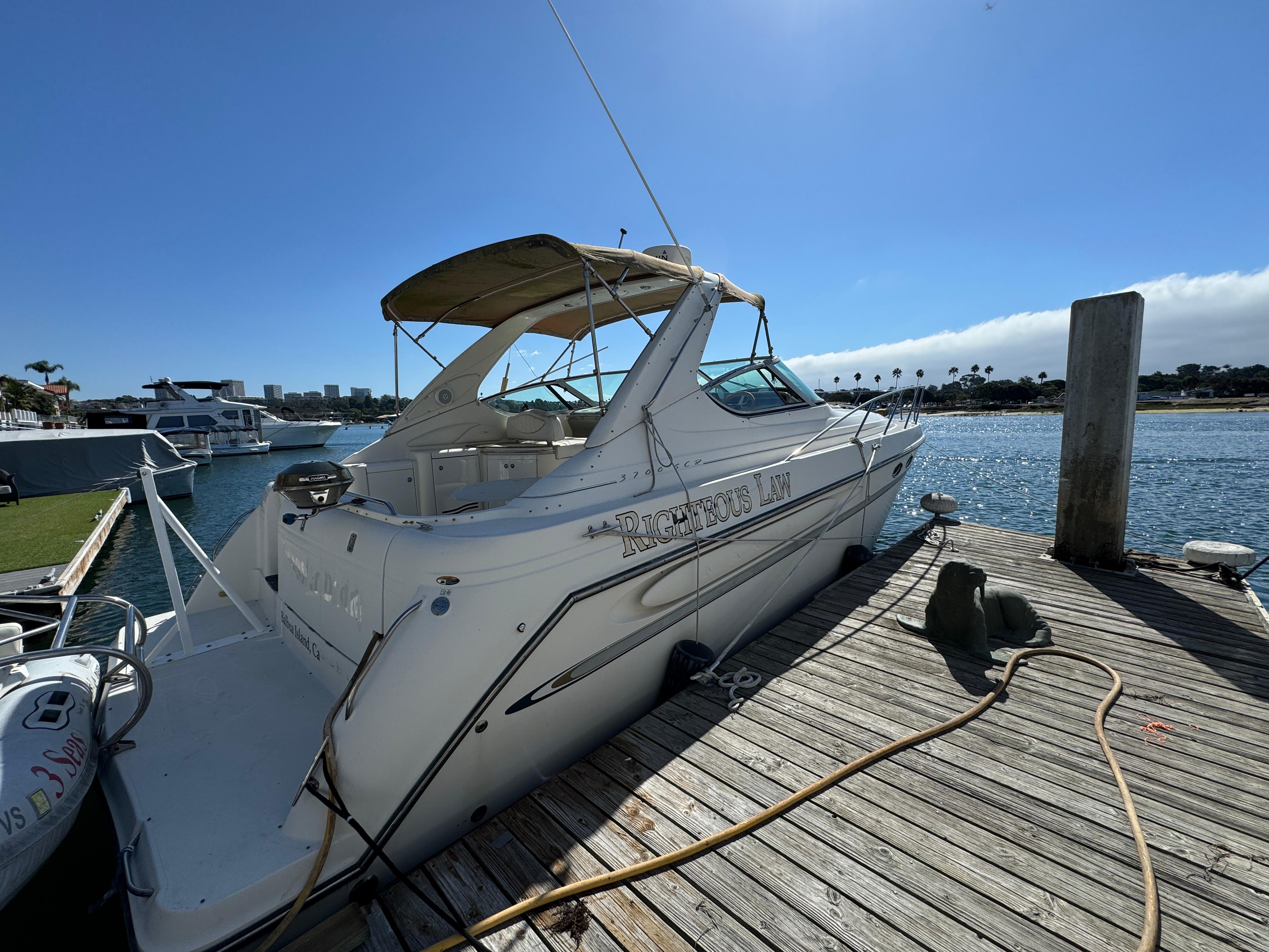 1998 Maxum 3700 SCR Newport Beach, California - Seacoast Yachts