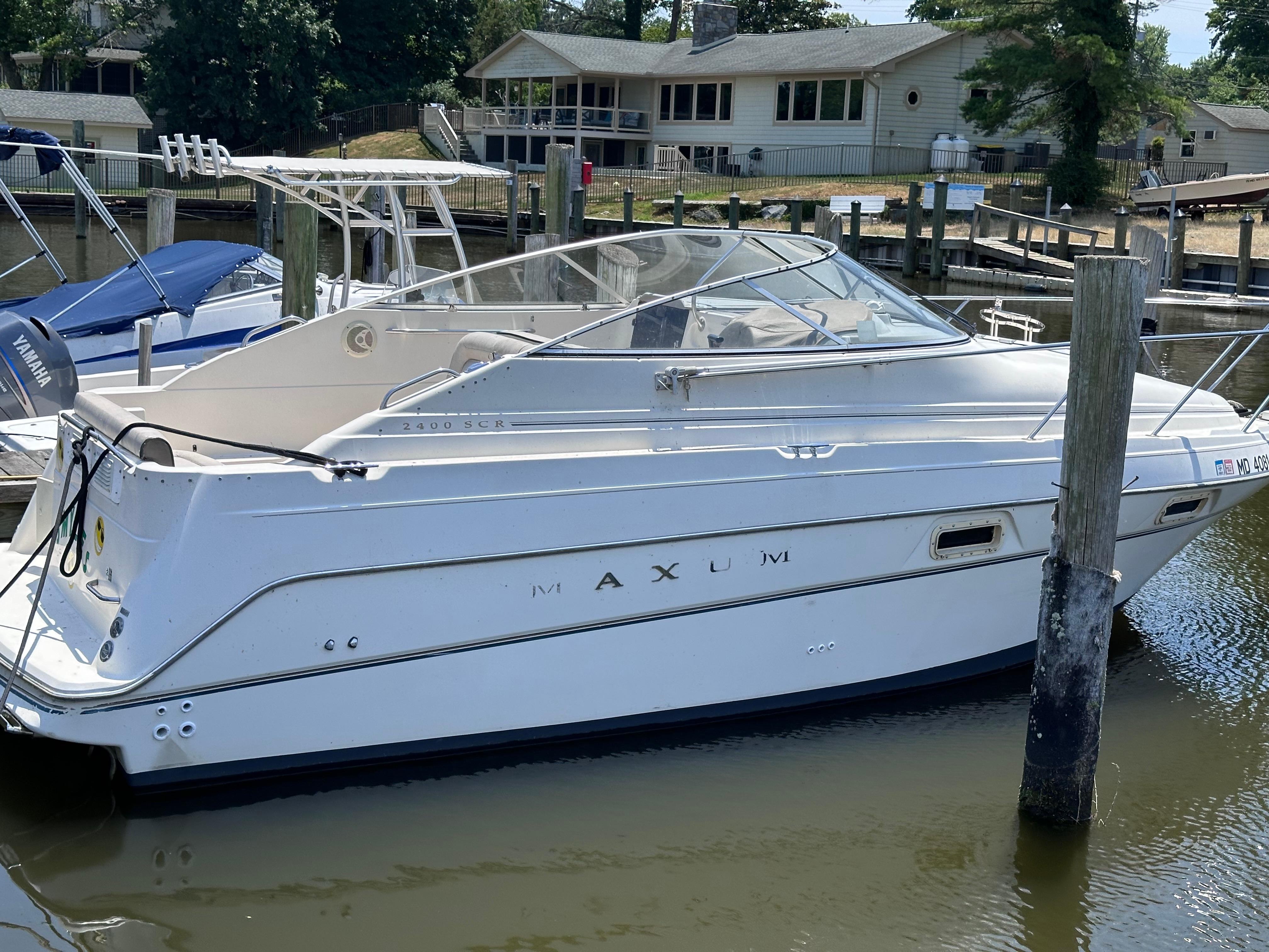 1996 Maxum 2400 SCR North East, Maryland - Parker Yacht Sales