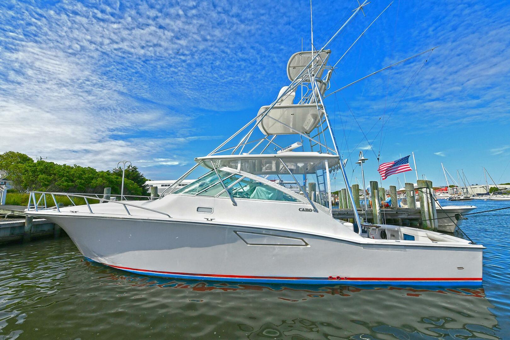2007 Cabo 40 Express with Tower | Yachts360