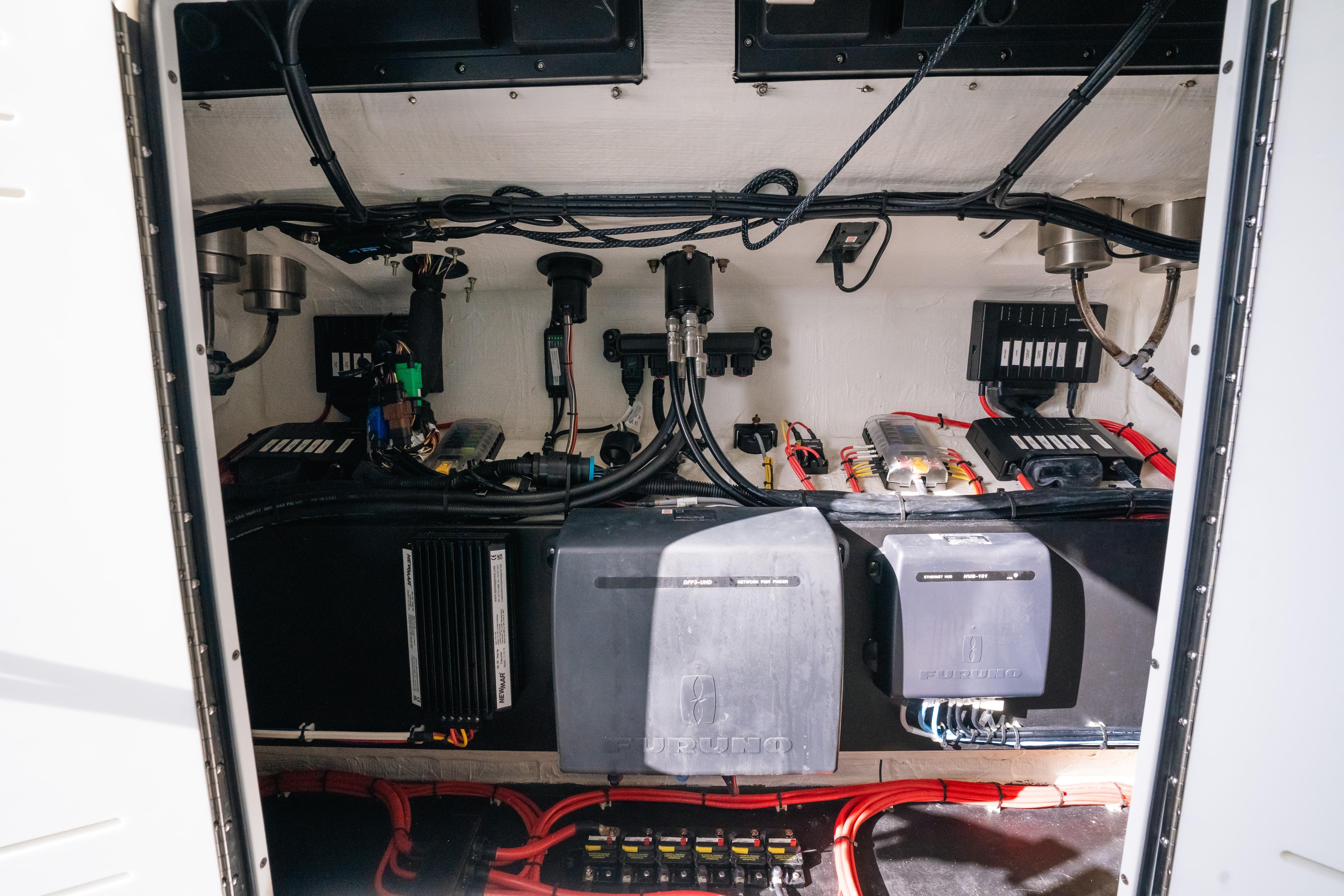 2024 Front Runner 39 Center Console - South Jersey Yacht Sales