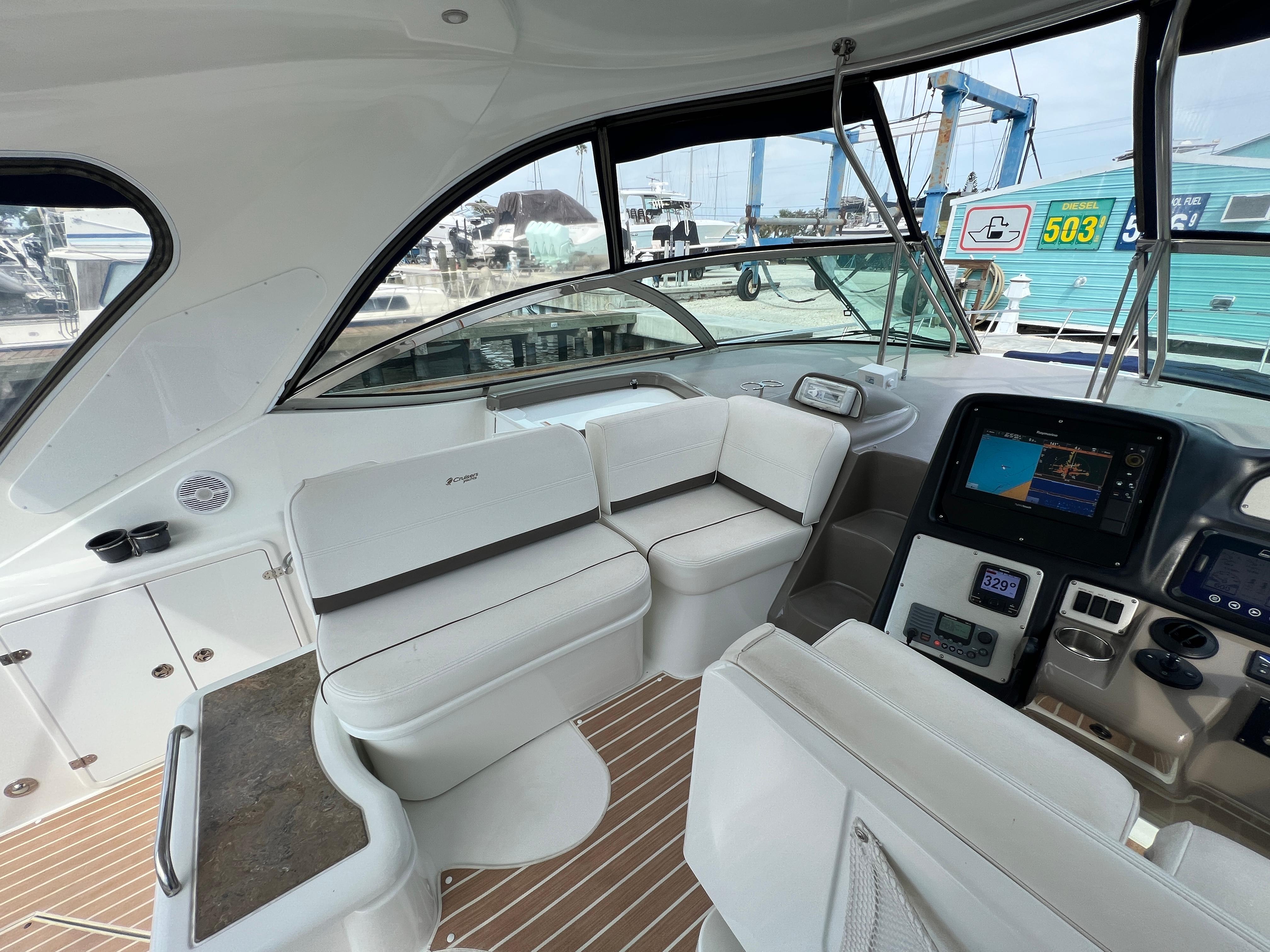 Yacht for Sale | 42 Cruisers Yachts Apollo Beach, FL | Denison Yacht Sales