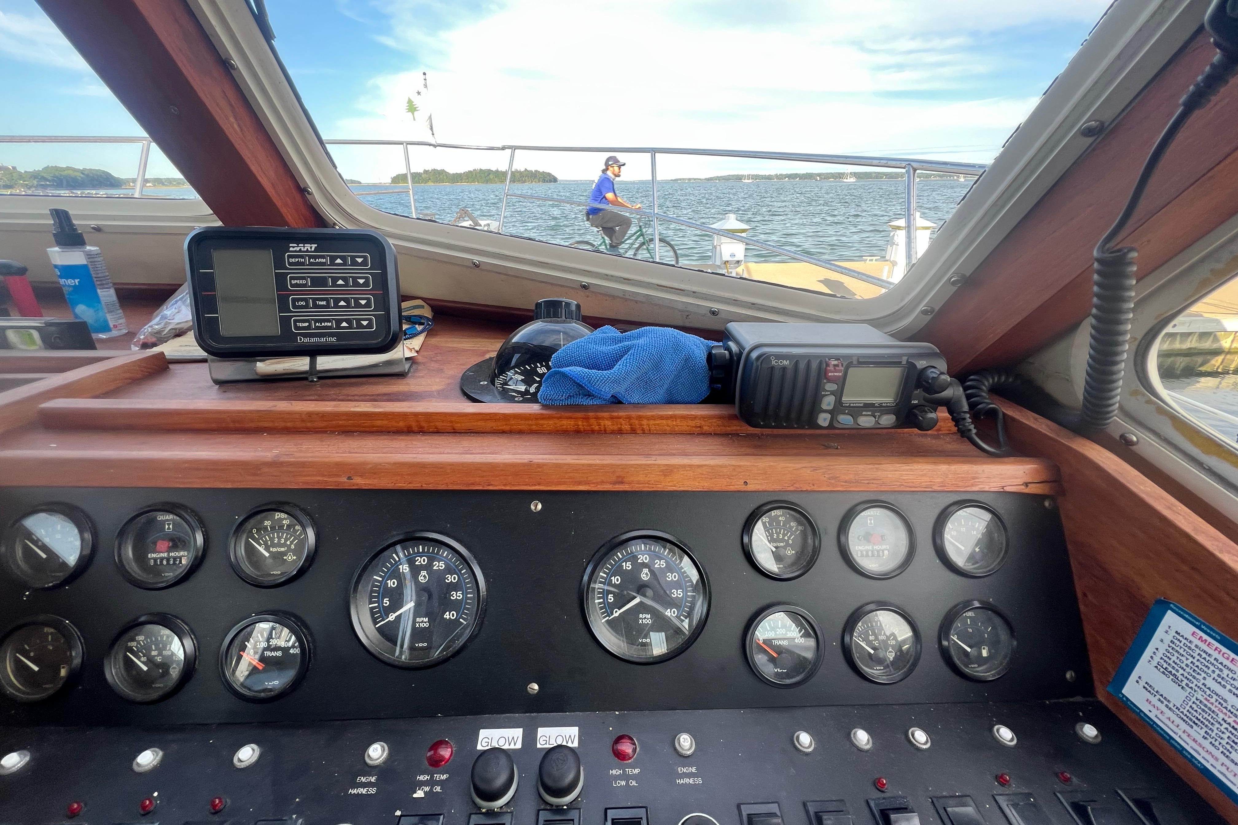 1990 Sabreline aft cabin fast trawler PEARL - Florida Yachts International