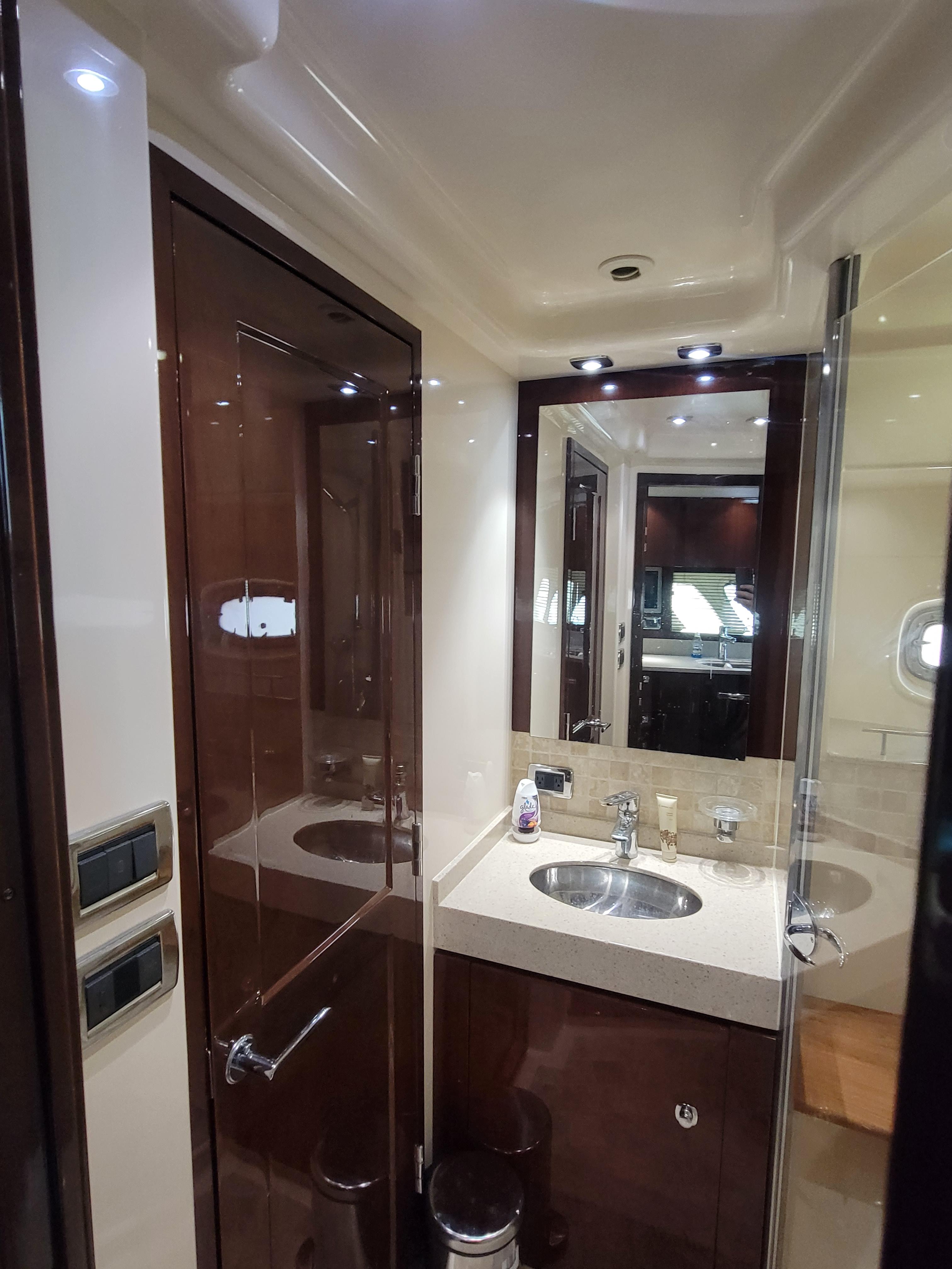 Naru Yacht for Sale | 55 Sea Ray Yachts Fort Lauderdale, FL | Denison ...