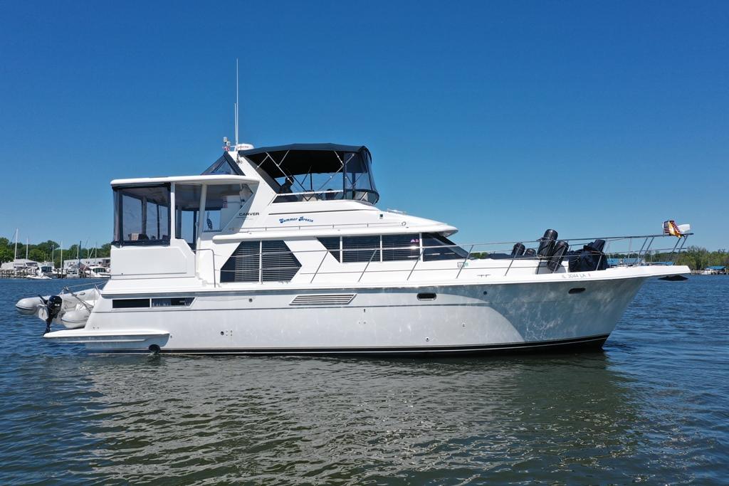 Yacht for Sale | 44 Carver Yachts Holland, MI | Denison Yacht Sales