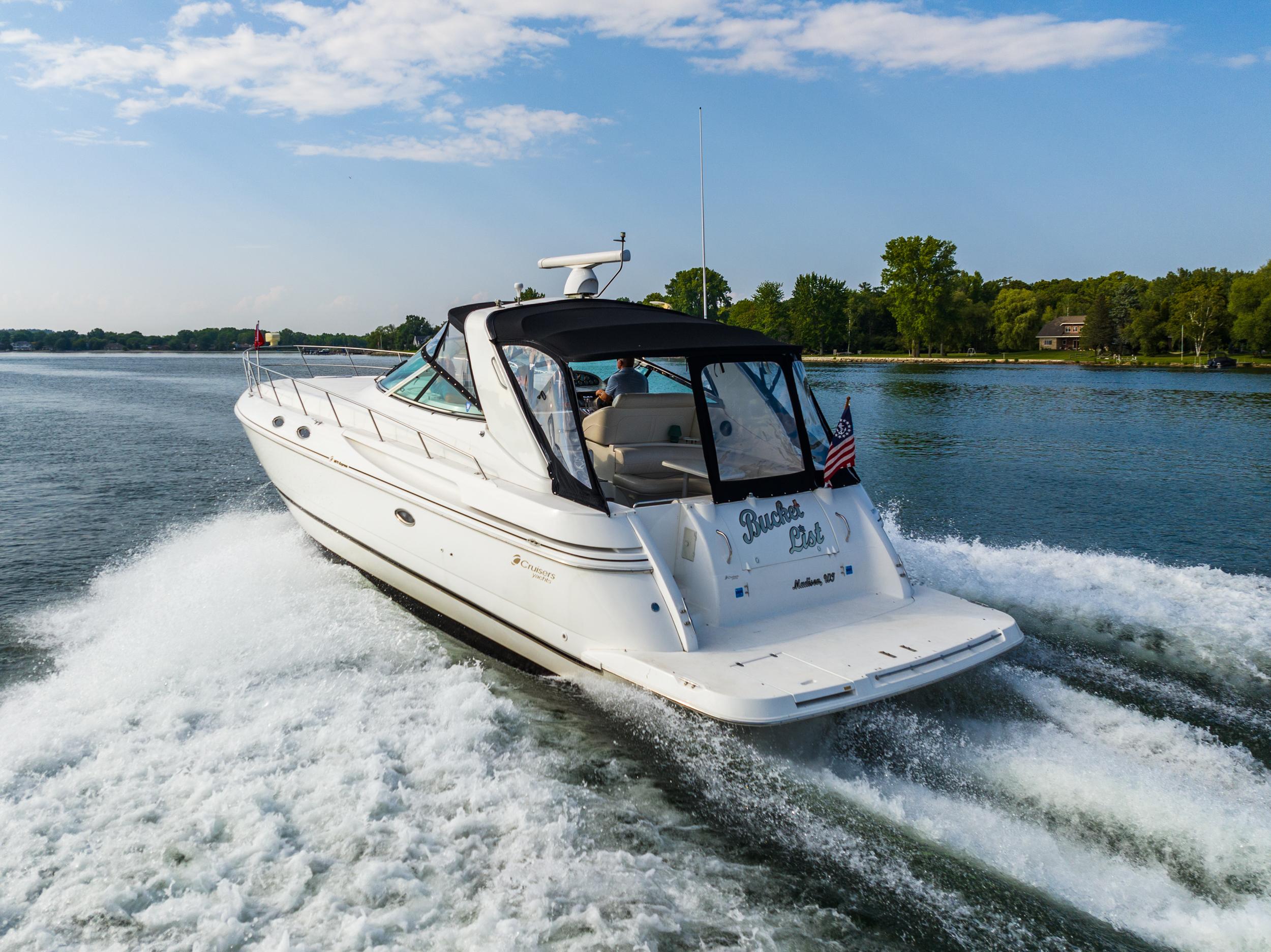 2001 38 Cruisers Yachts 3870 Boats for Sale