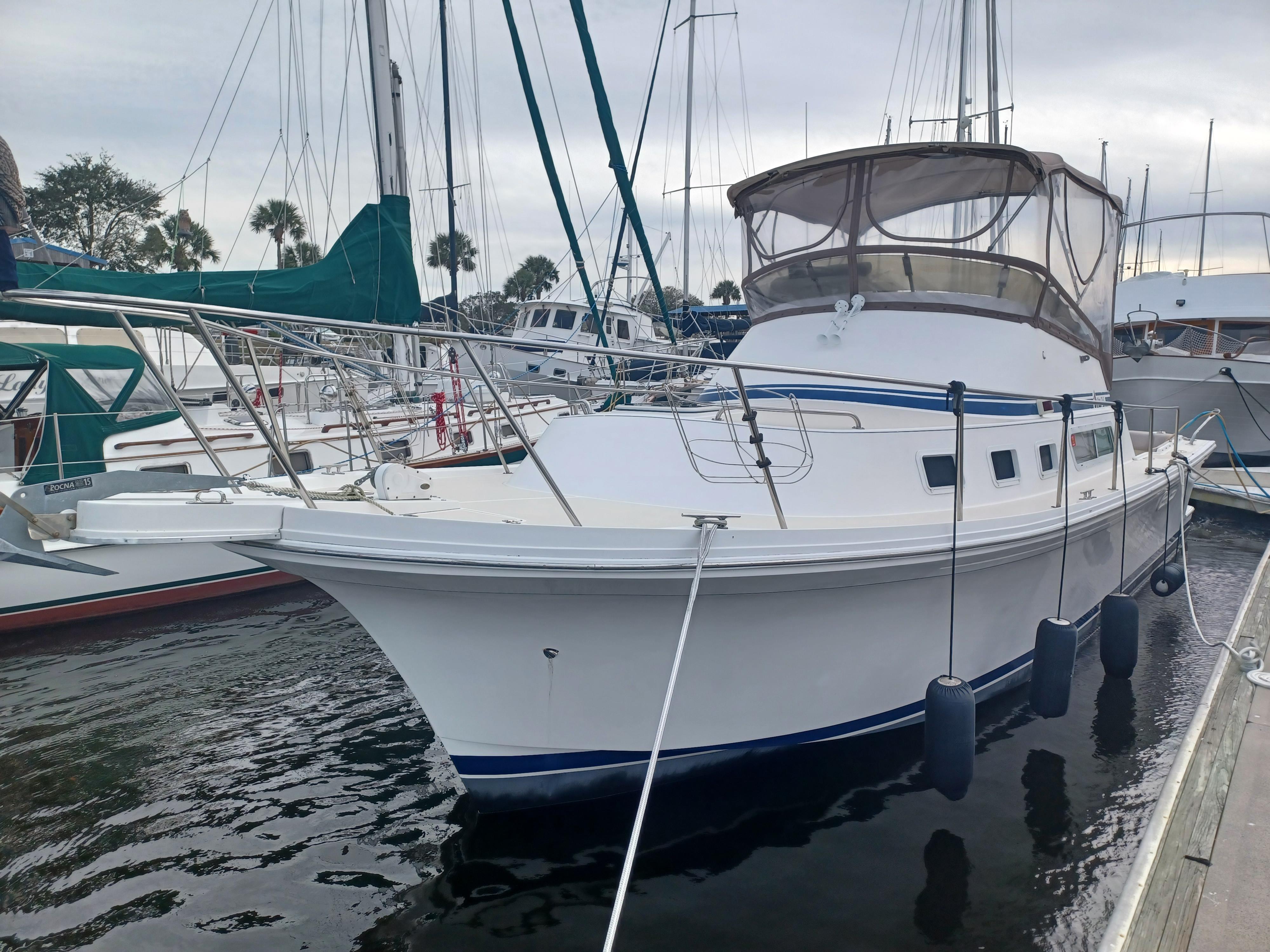 1999 Albin 32 + 2 Command Bridge Brunswick, Georgia - Dunbar Yachts