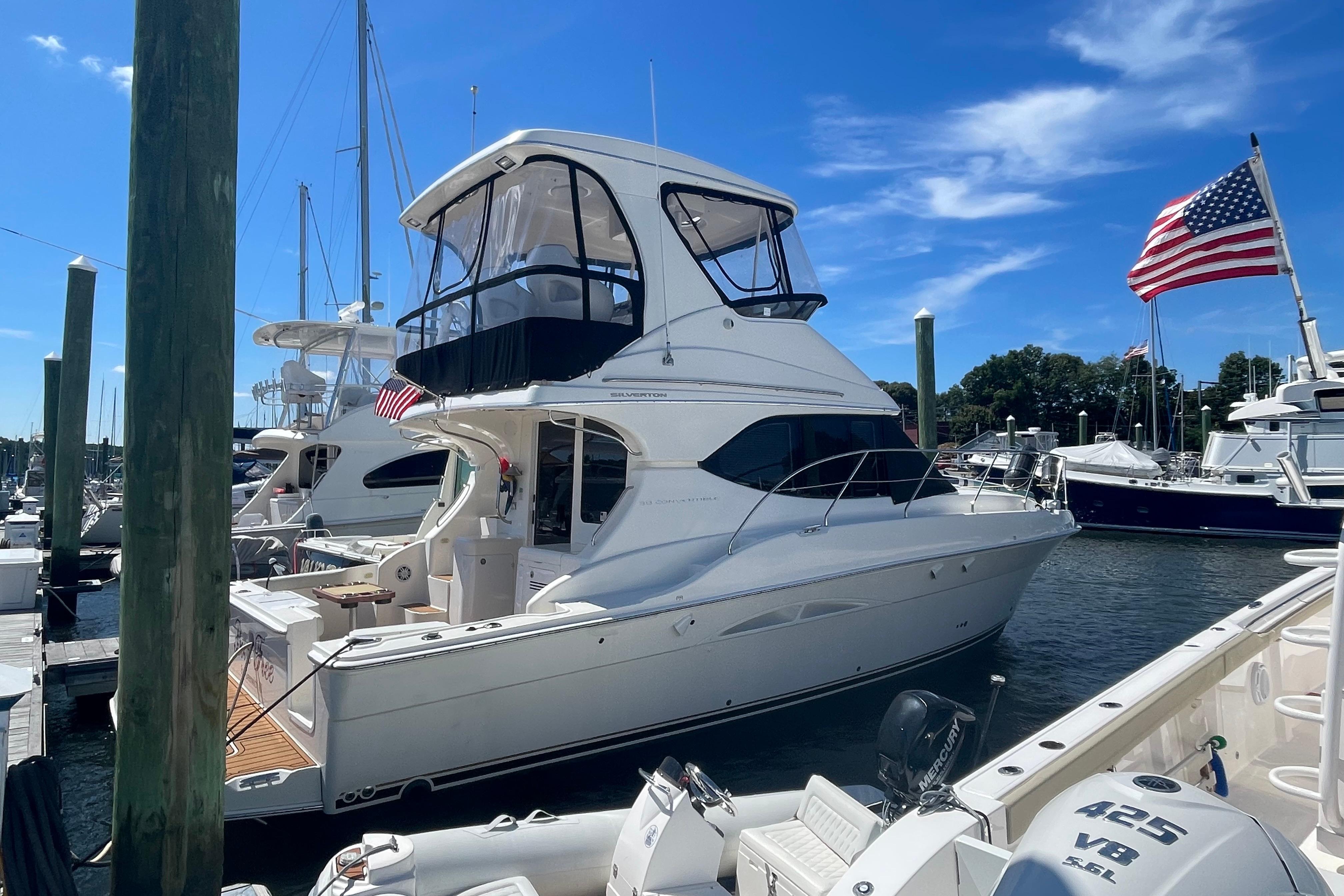 2007 Silverton 38 Convertible Born Free - Florida Yachts International