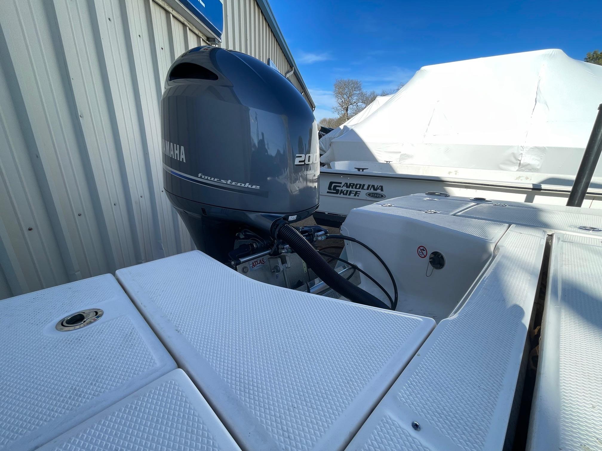 2022 Robalo 226 Cayman - Atlantic Boats