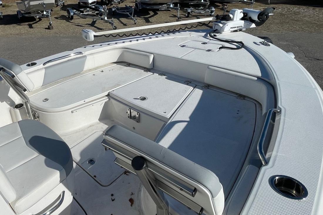 2022 Robalo 226 Cayman - Atlantic Boats