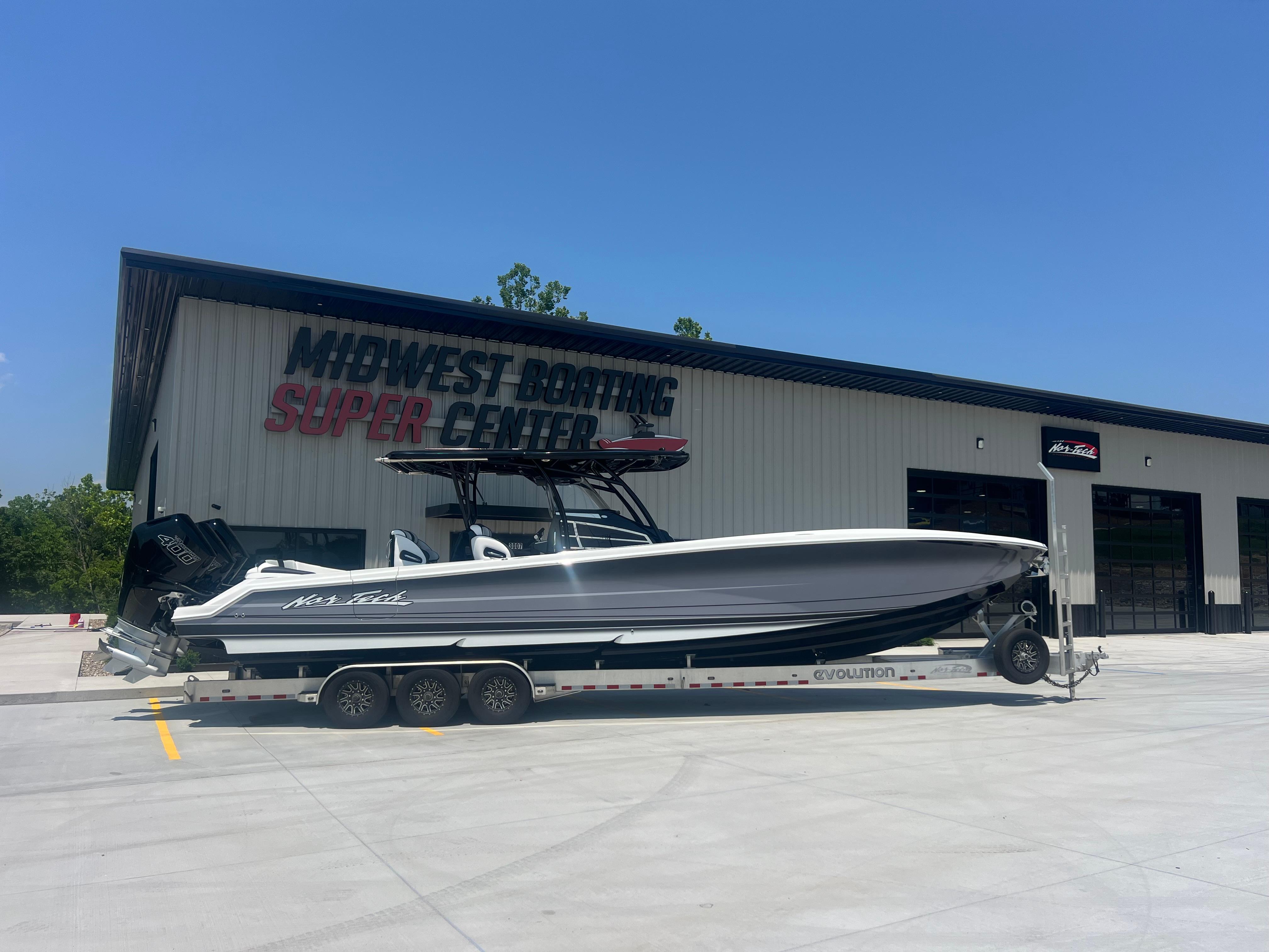 2026 Nor-Tech 390 Sport Center Console - Florida Yachts International