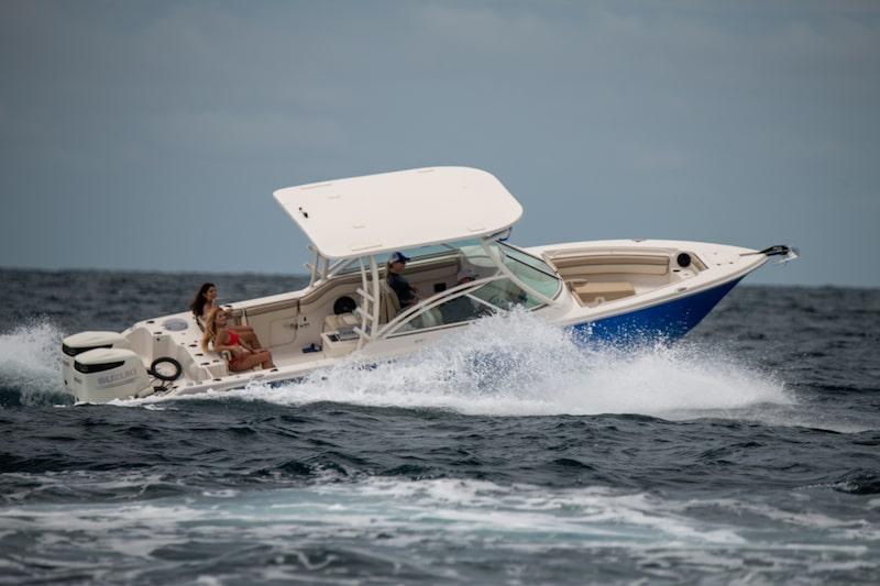 2024 Sea Chaser 27 HFC DC - Aloha Marine Center