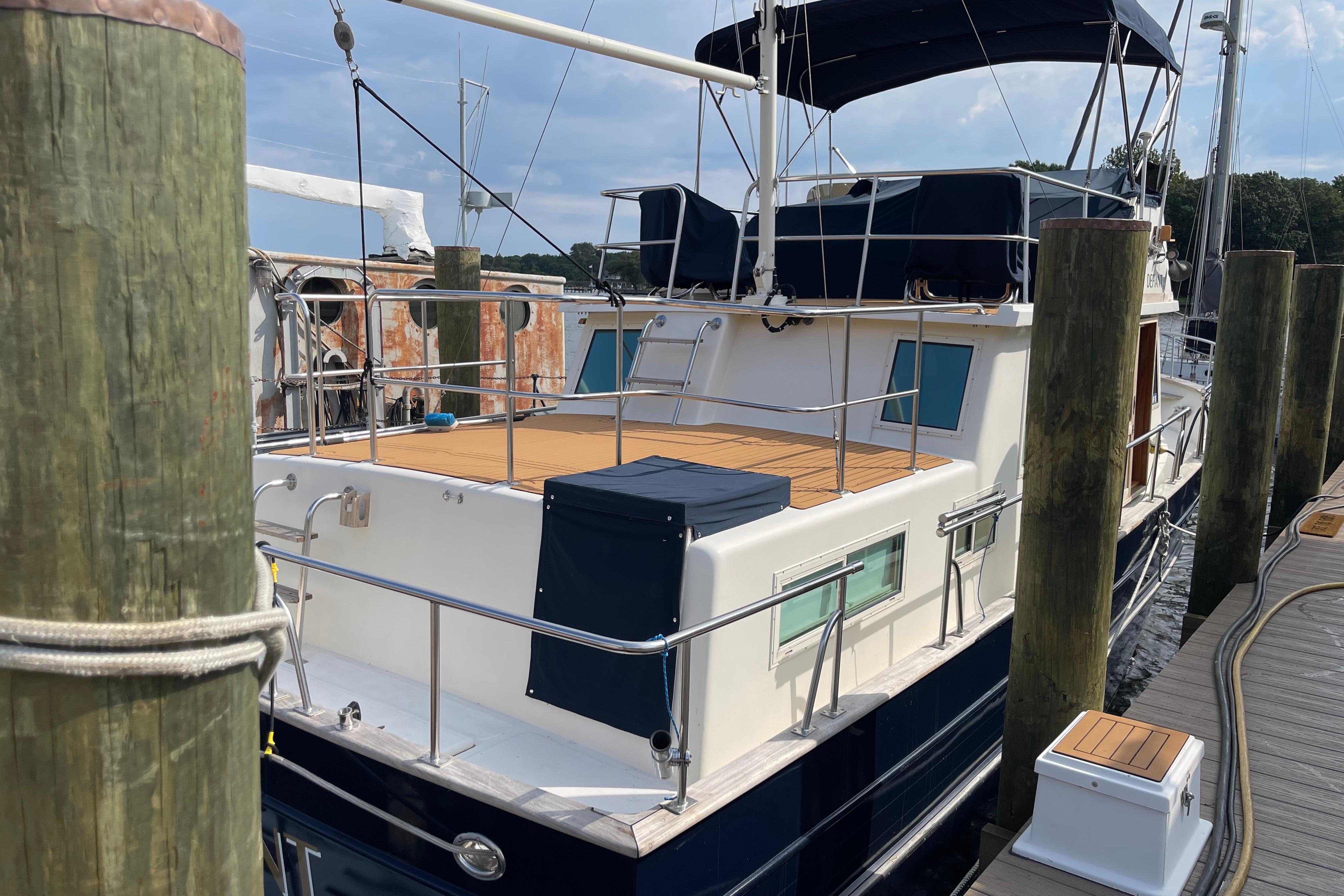 2005 Mariner 38 Orient in Pasadena, MD | Knot 10