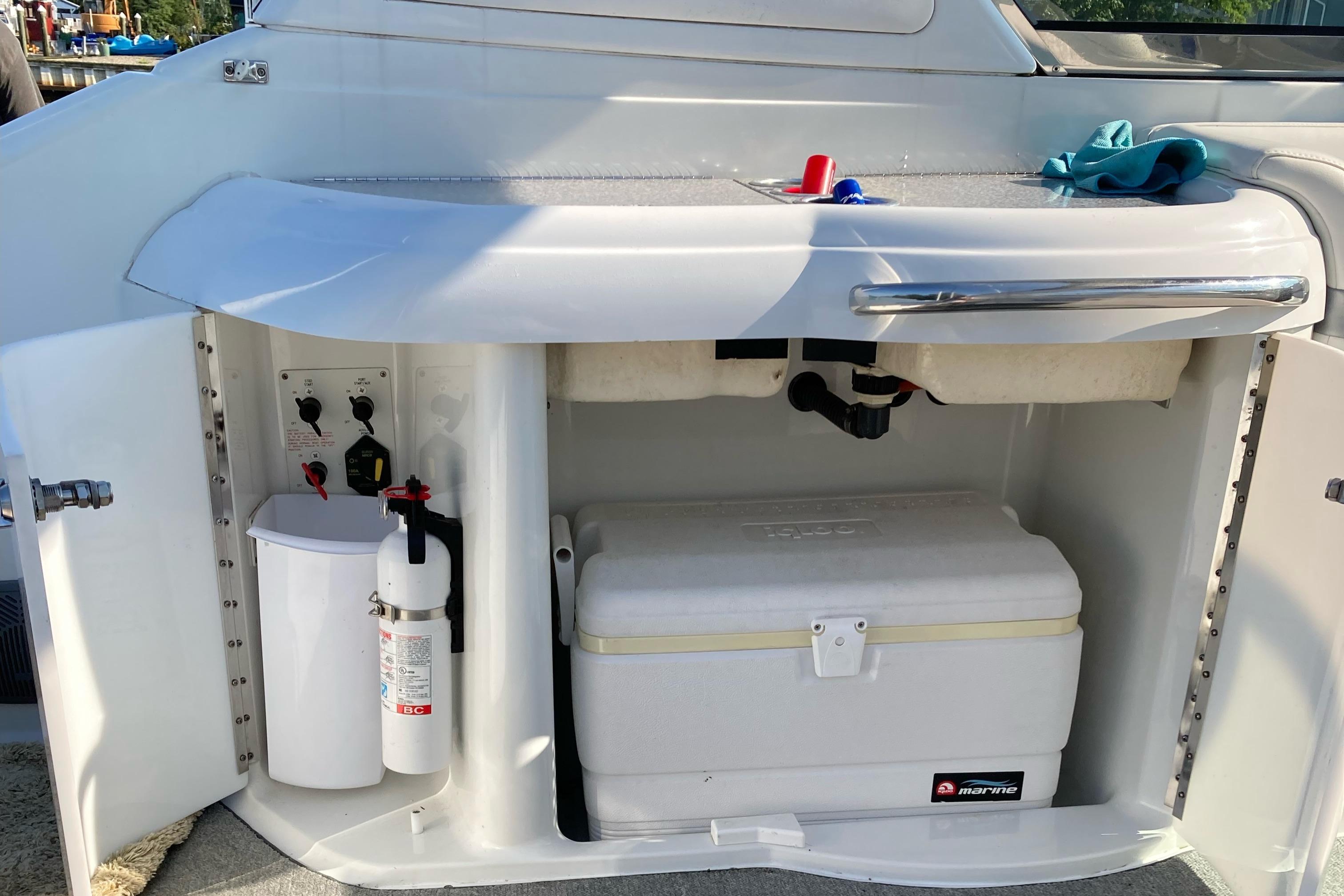 33.08 ft Used Power 2005 Formula 330 Sun Sport Fiberglass For Sale Toms ...