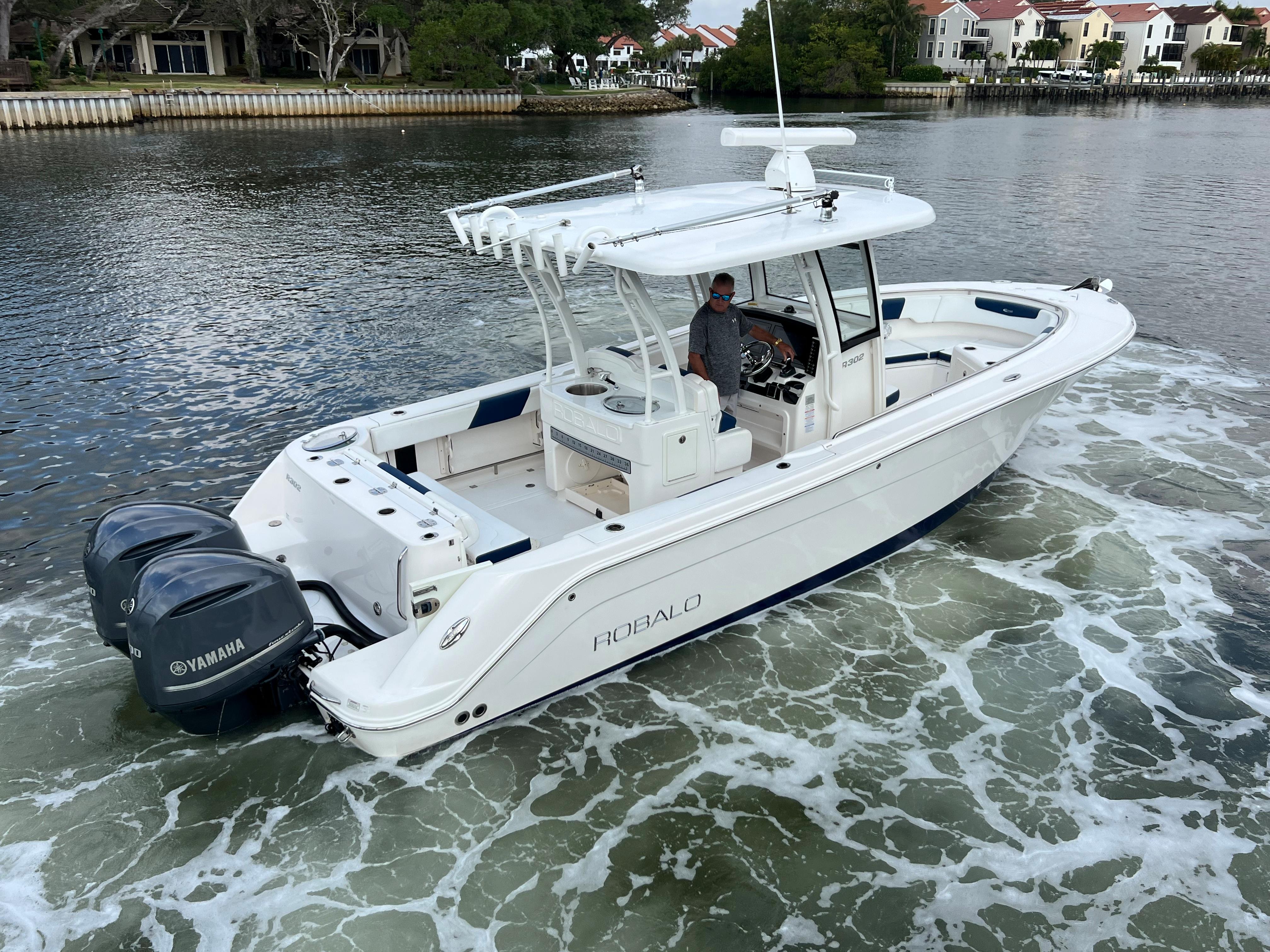 Used 2018 Robalo R302 Center Console Boat for Sale Near You in Longboat ...