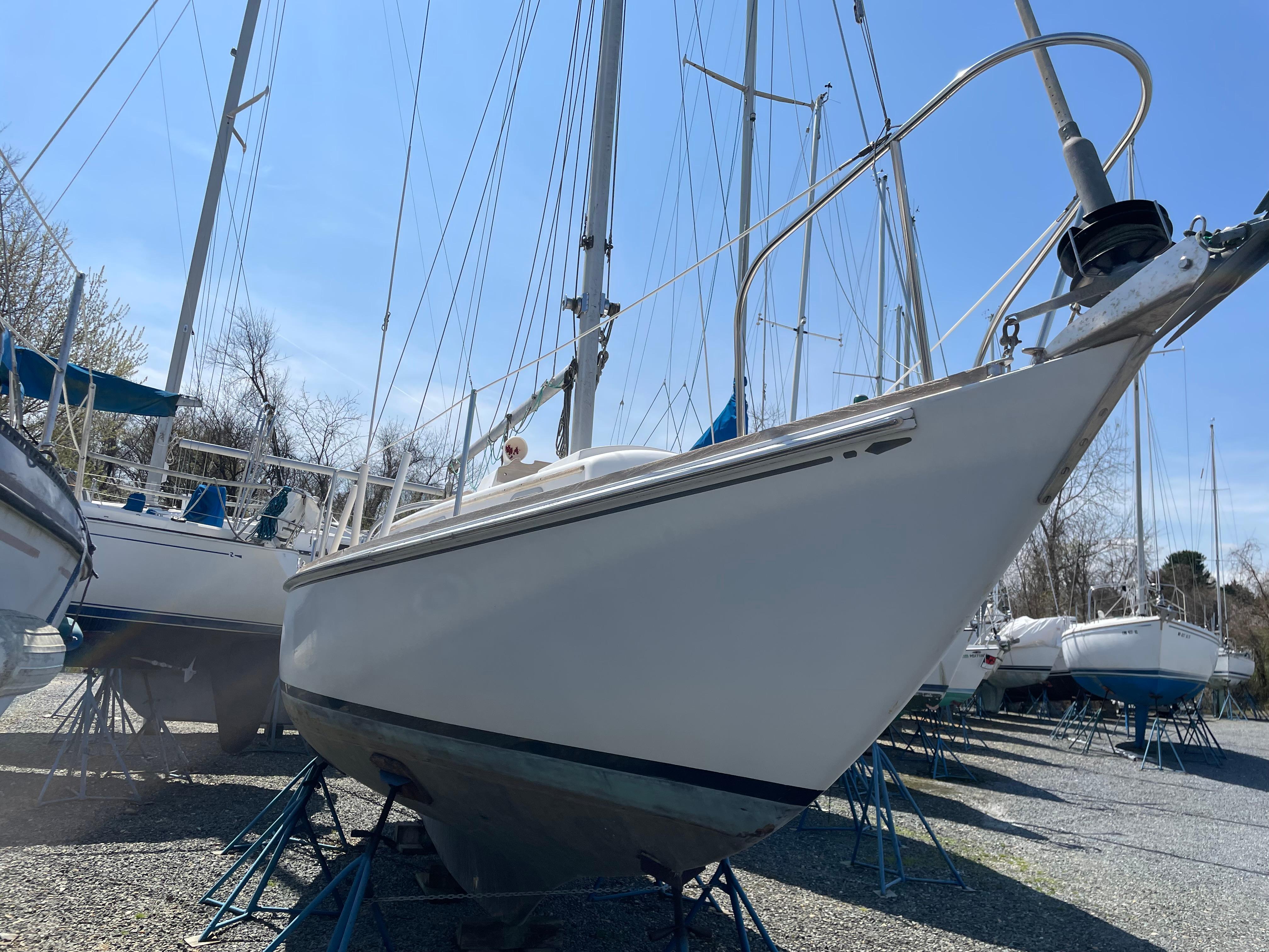 1979 Bristol 32 | Dominion Yachts
