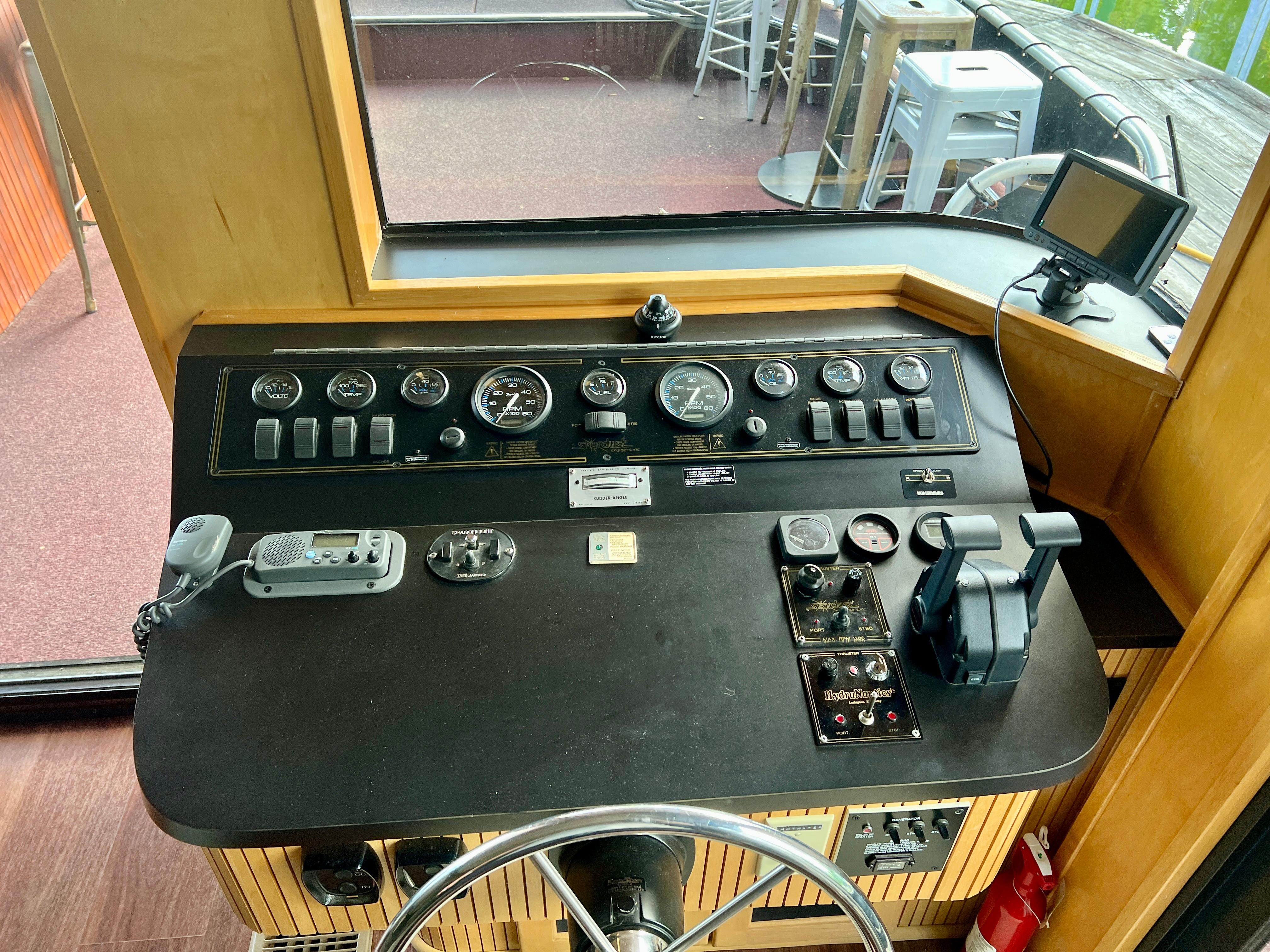 Yacht for Sale | 80 Stardust Cruisers Yachts Grand Rivers, KY | Denison ...