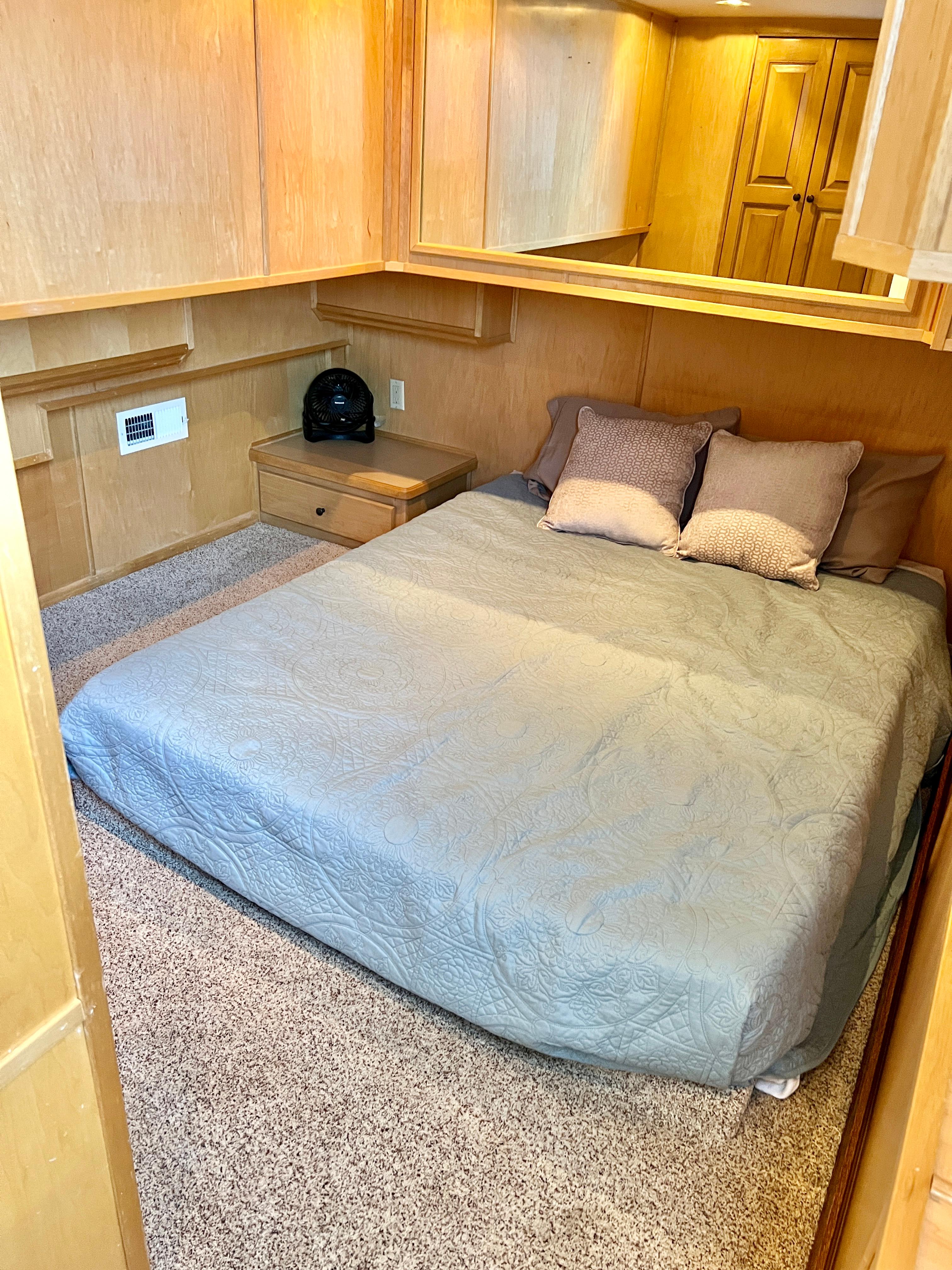 Yacht for Sale | 80 Stardust Cruisers Yachts Grand Rivers, KY | Denison ...