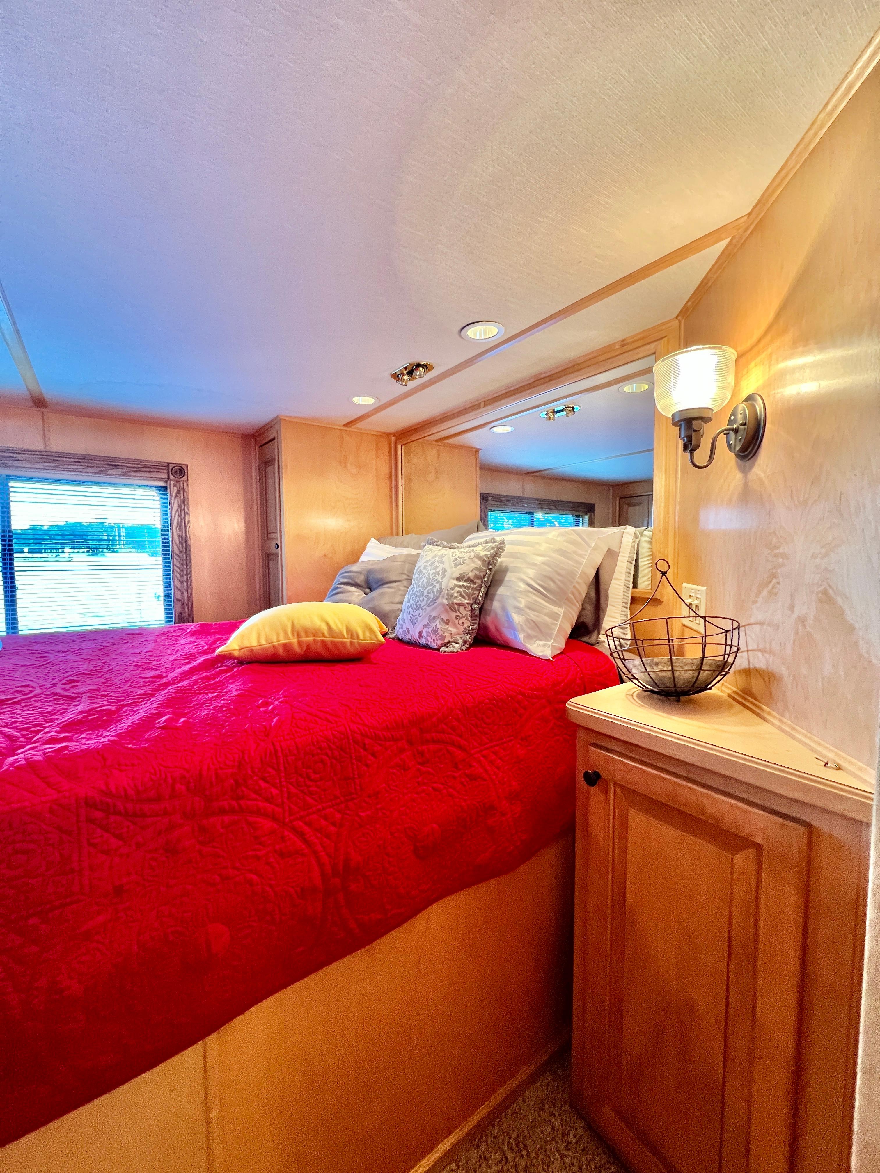 Yacht for Sale | 80 Stardust Cruisers Yachts Grand Rivers, KY | Denison ...