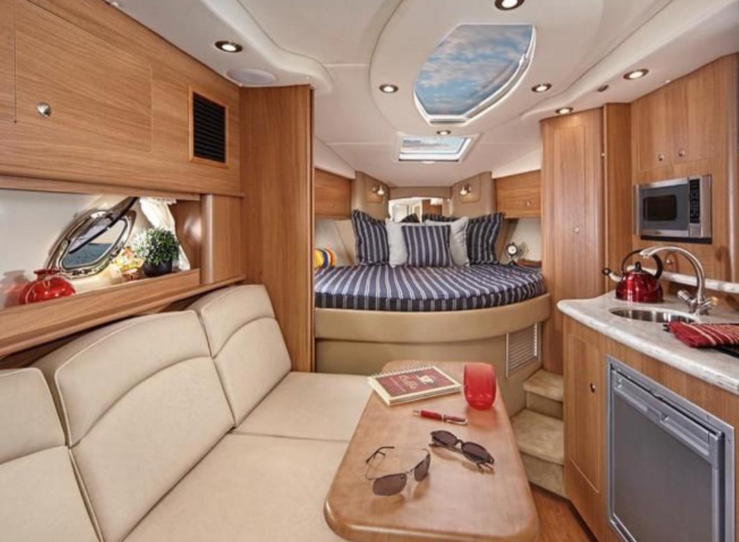 2012 Rinker 310 Express Cruiser | Yachts360