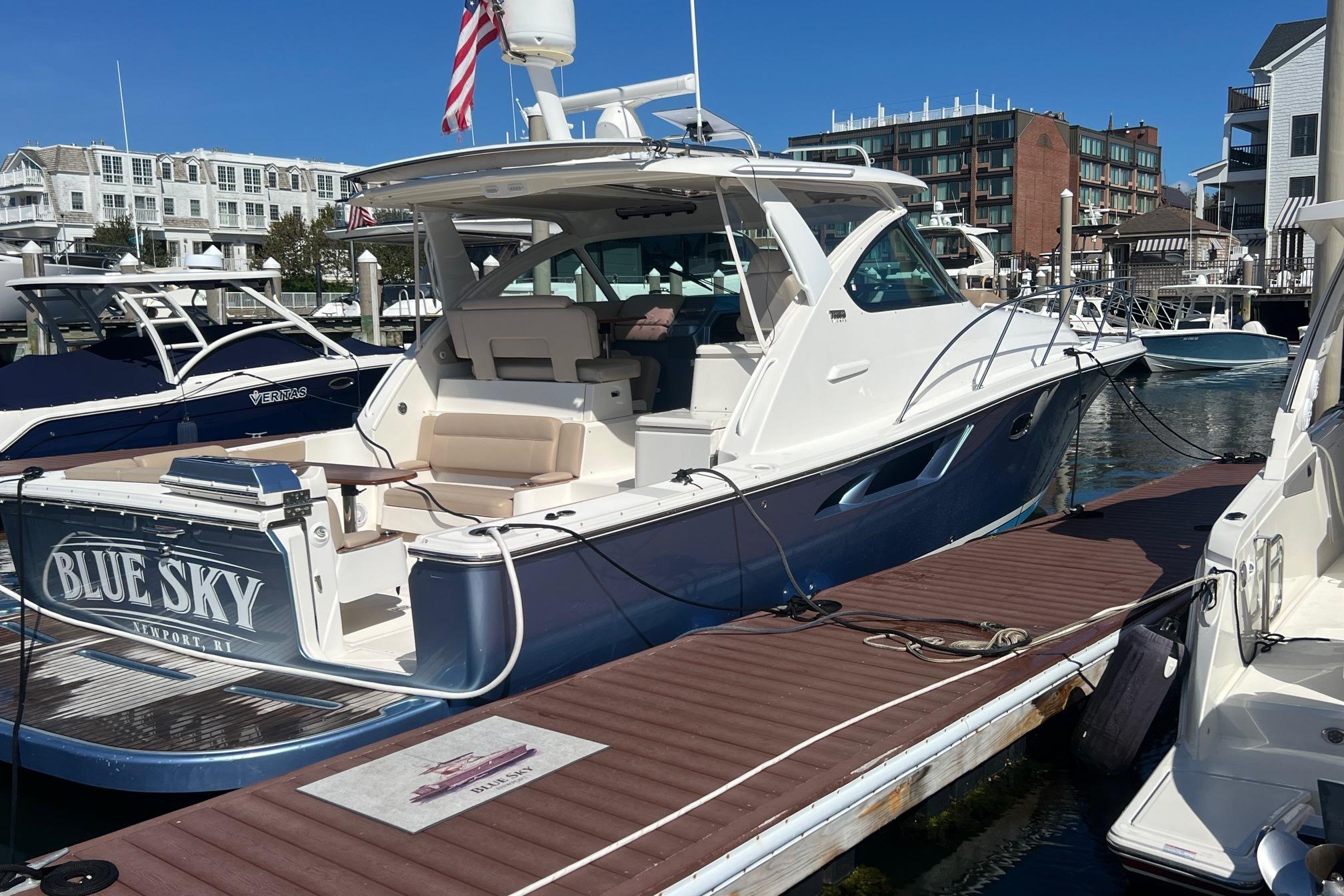 2014 Tiara Yachts 3900 Coronet - Florida Yachts International